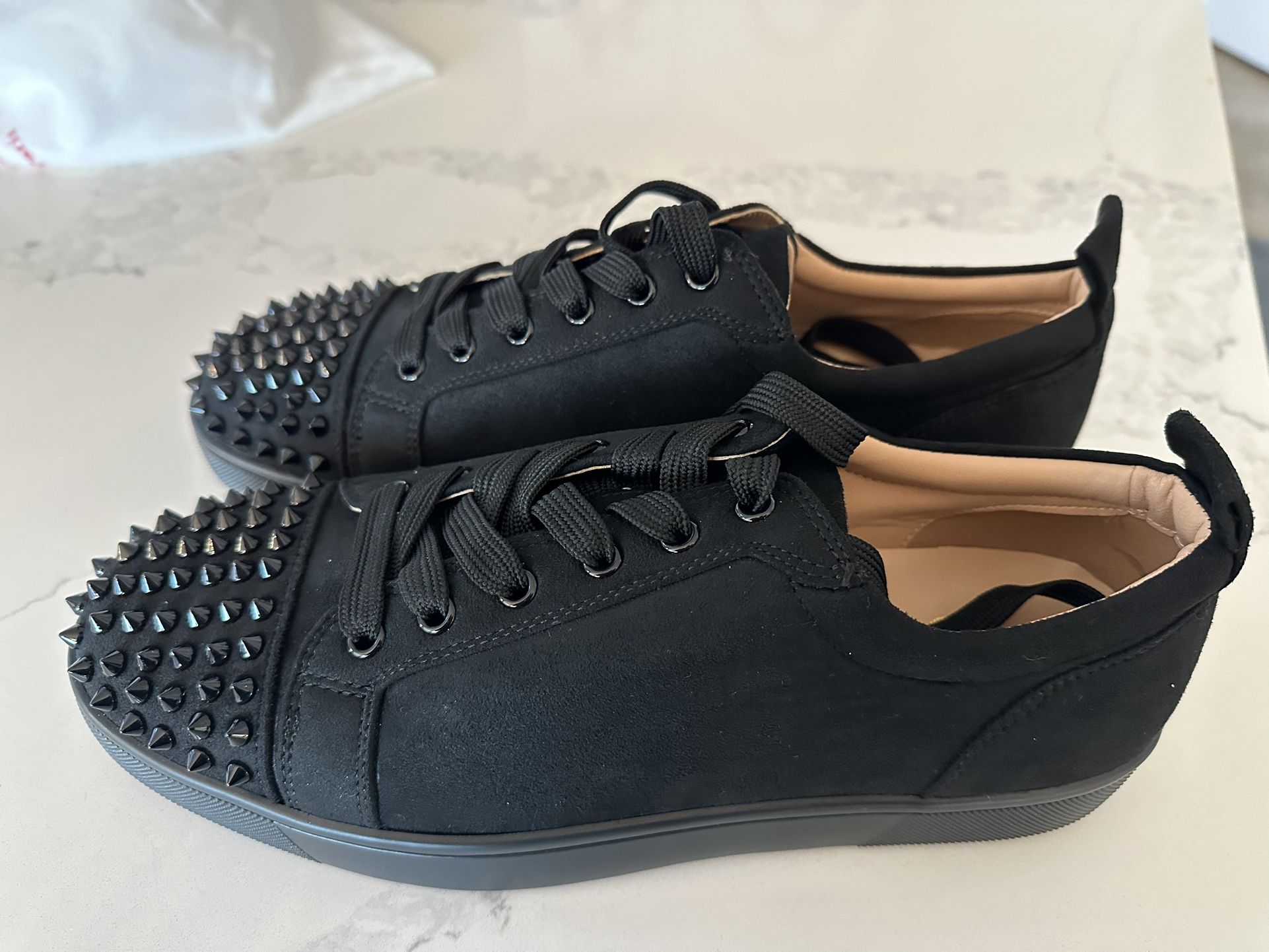 Black Red Bottom for Sale in El Paso, TX - OfferUp