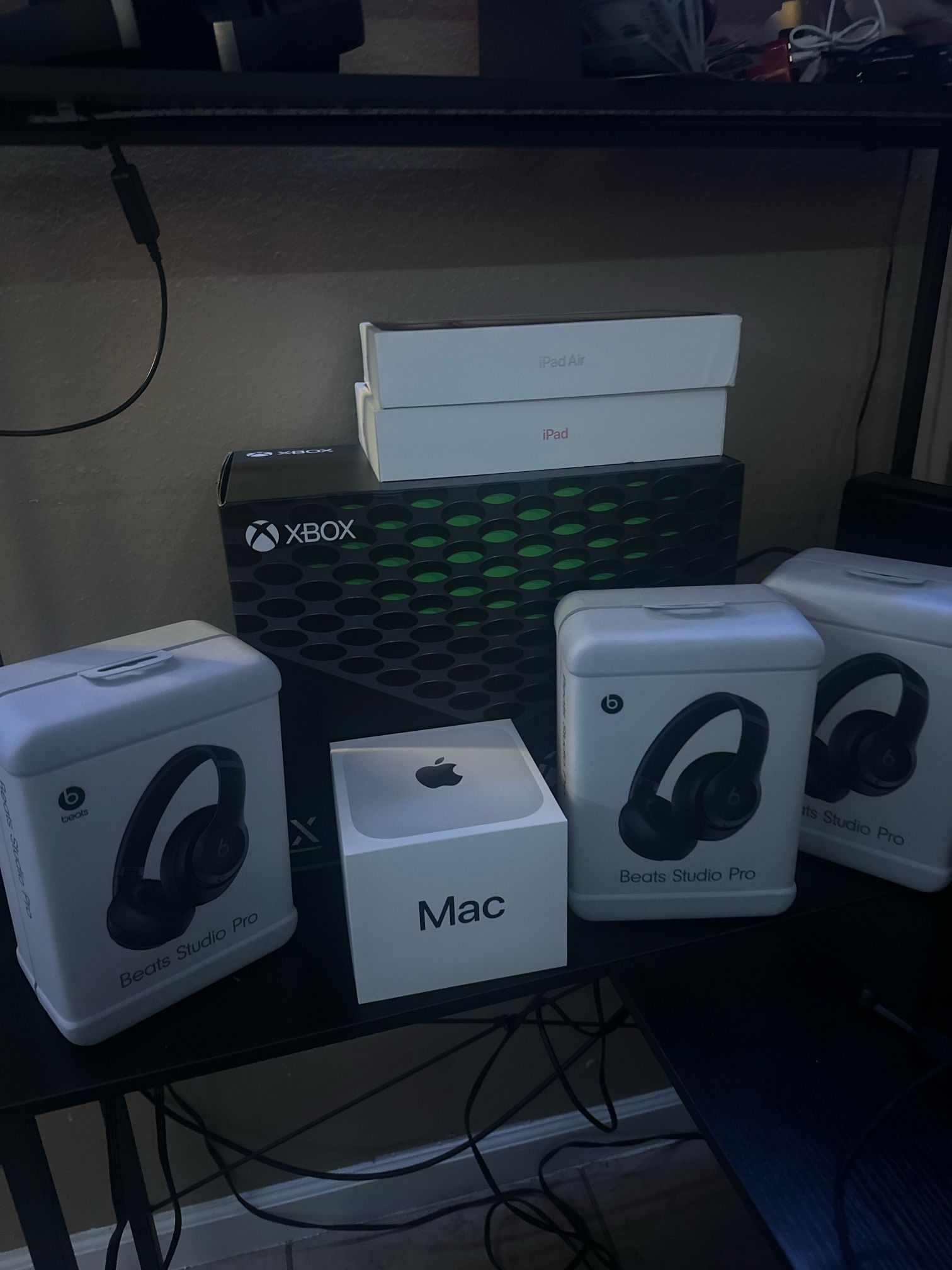 Apple Products (Beats Studio Pro & Mac mini with M4 Chip for Sale in ...