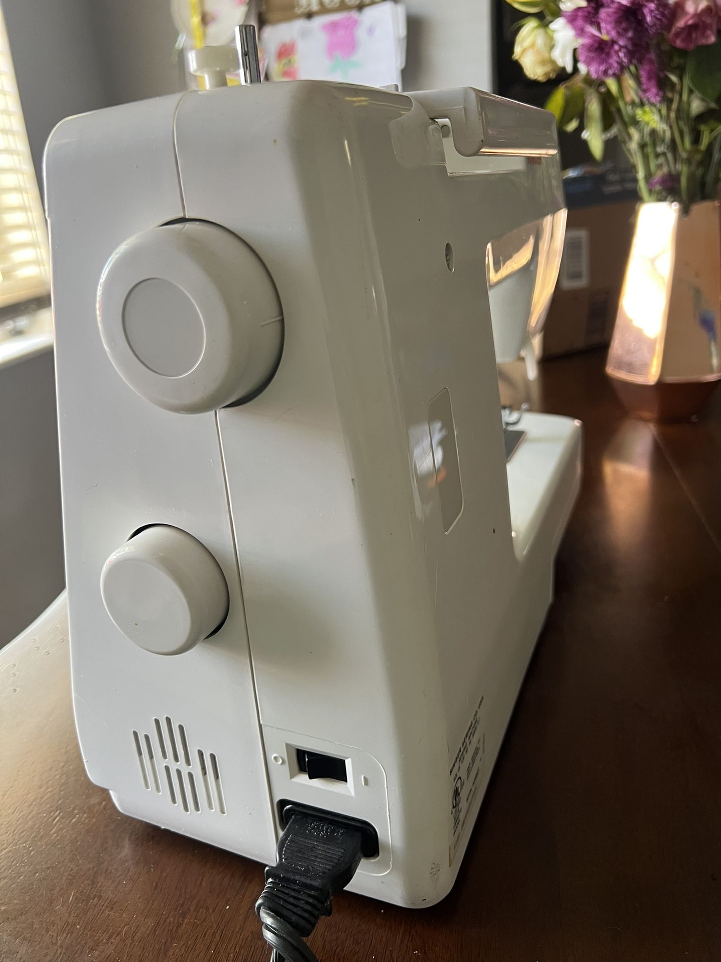 Singer 1120 Sewing Machine for Sale in Miramar, FL - OfferUp