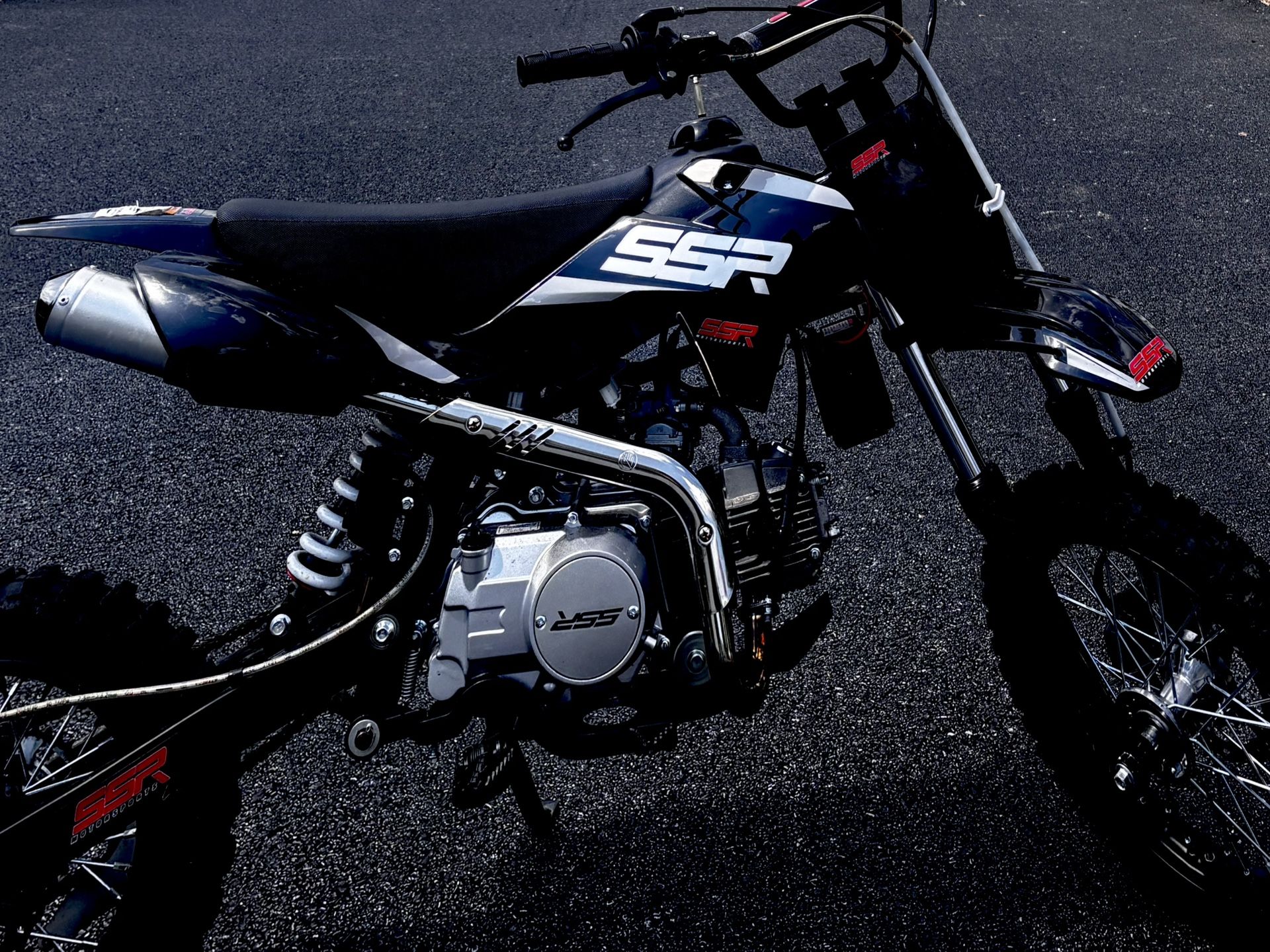 Automatic SSR dirt bike 125 , Polaris adult size helmet for Sale in ...