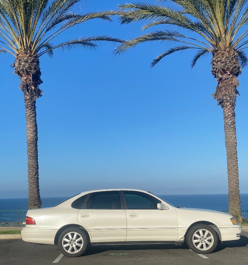 1999 Toyota Avalon for Sale in Murrieta, CA - OfferUp