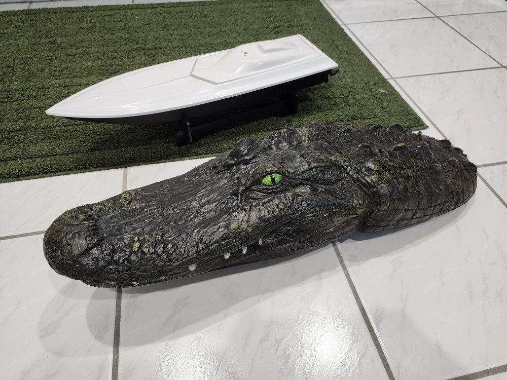 Traxxas RC Boat with Custom fitting Gator Head for Sale in Fort ...