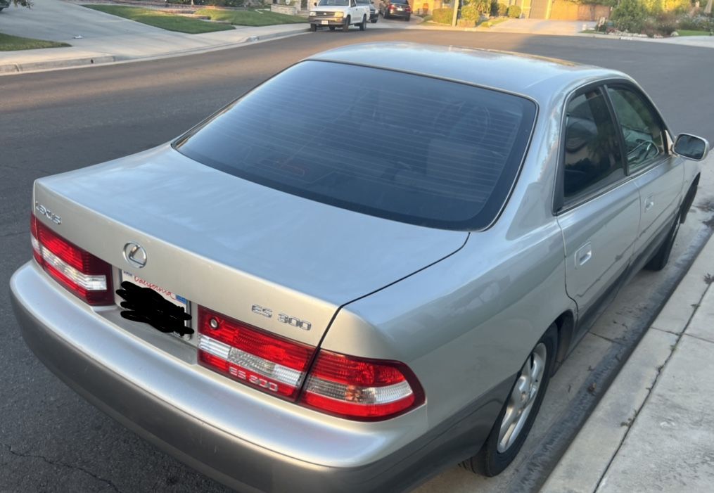 2000 Lexus ES 300 for Sale in Temecula, CA - OfferUp