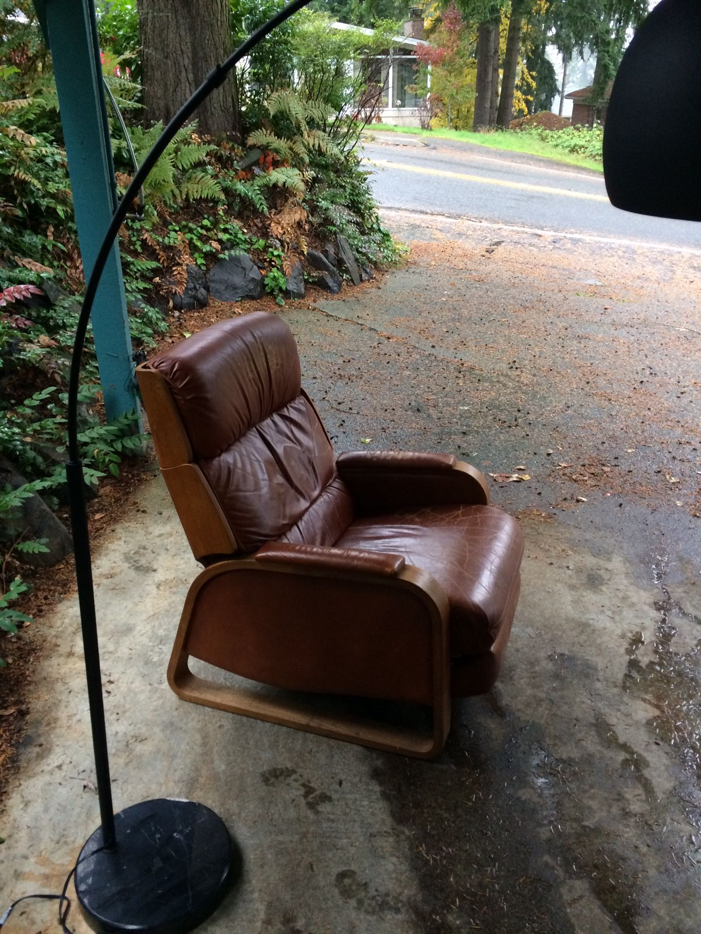 MCM Vintage Leather Recliner COMFY! for Sale in Shoreline, WA - OfferUp