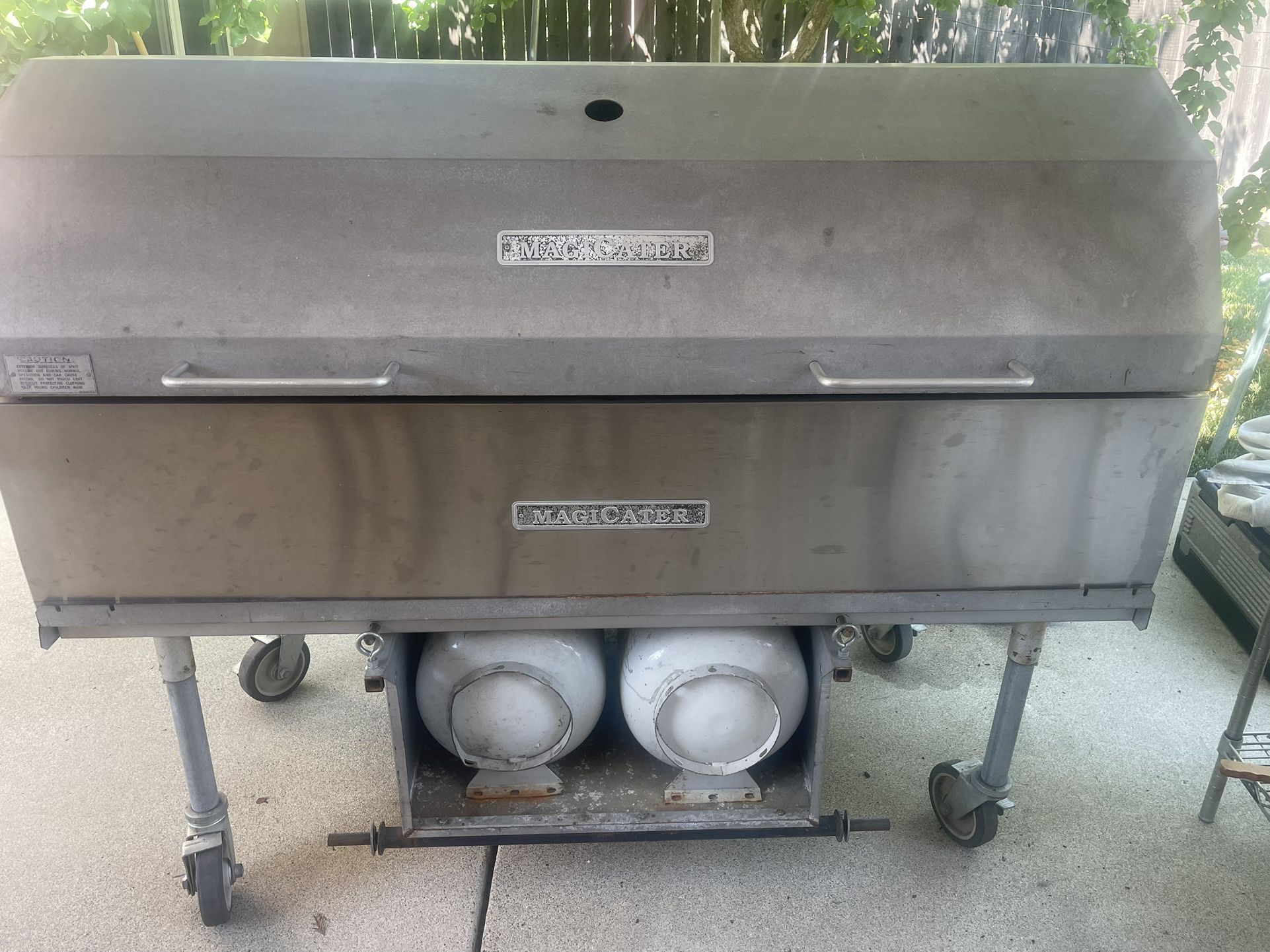 MagiCater Commercial Bbq Girl With Propane for Sale in Sacramento, CA ...