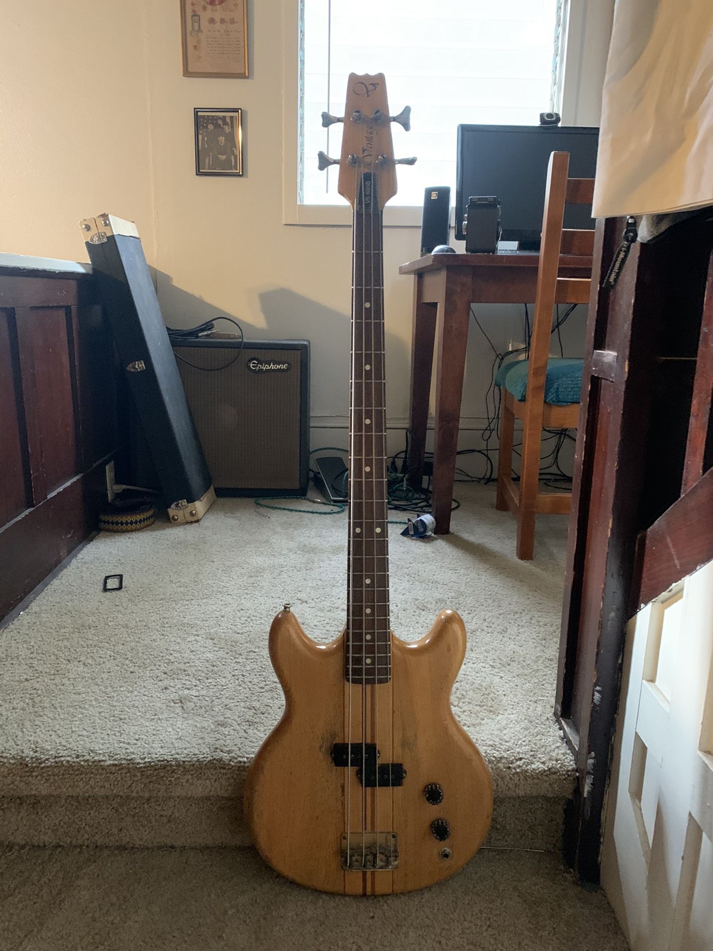 Vantage VS695B bass guitar for Sale in Phoenix, AZ - OfferUp
