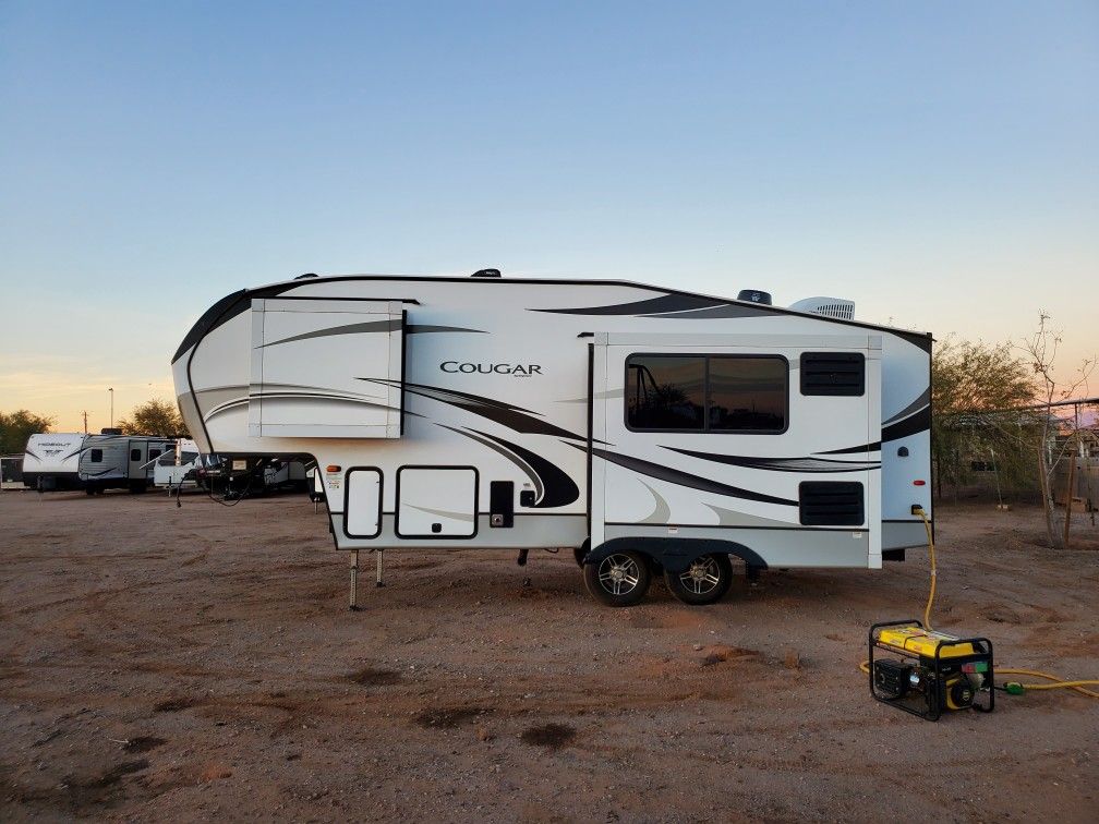 2021 Keystone Cougar 27 Ft Fifth Wheel Half Ton Towable Lightweight Loaded Trailer for Sale in ...