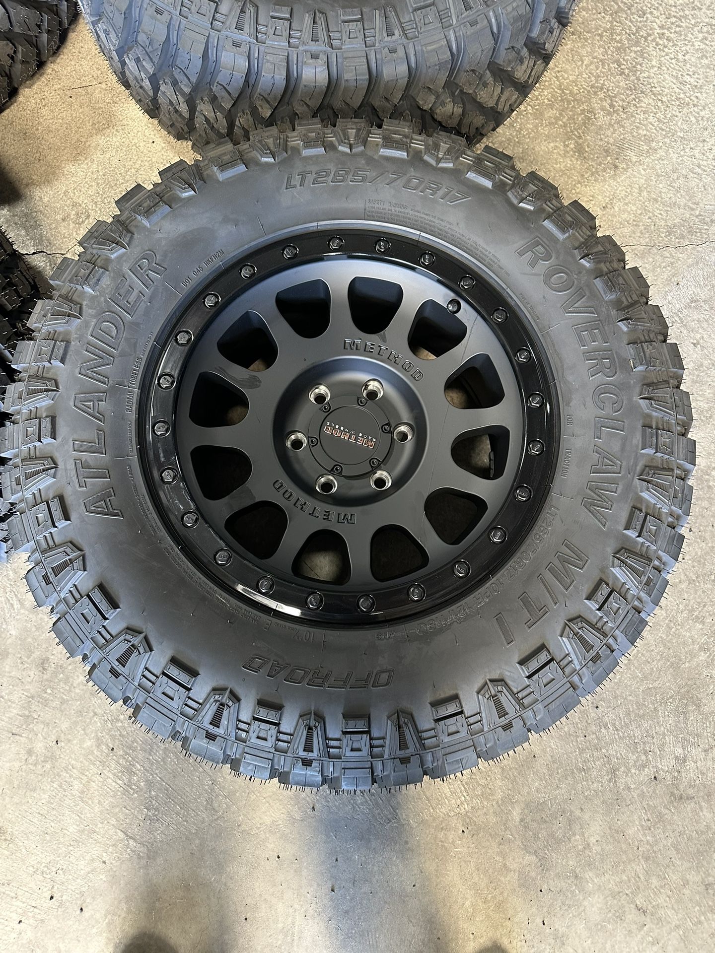 17x8.5 Method 305 Black 6x139.7 6x5.5 OFF-ROAD Wheels Rims + Tires (4 ...