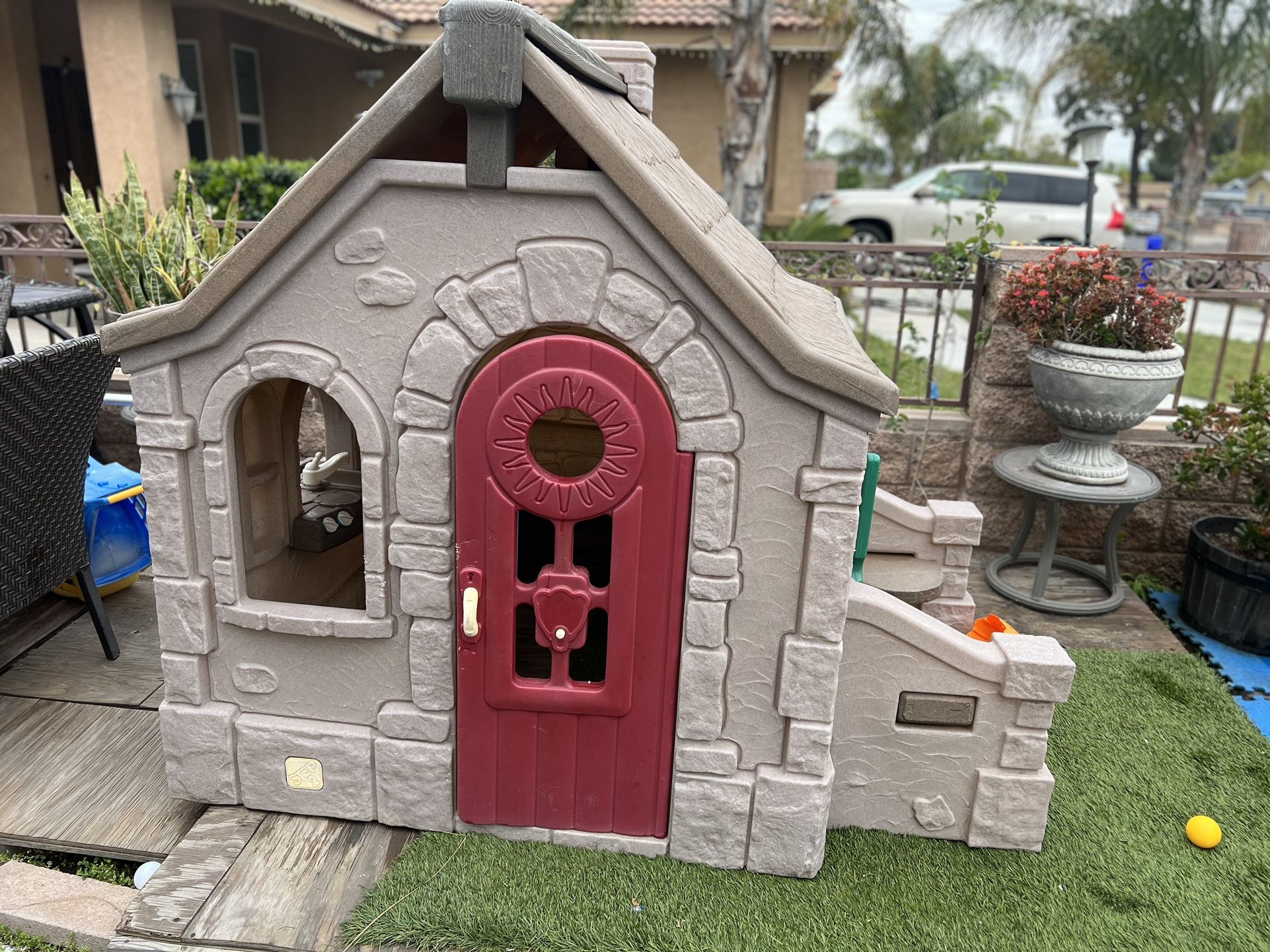 Step2 Playhouse for Sale in Fontana, CA - OfferUp