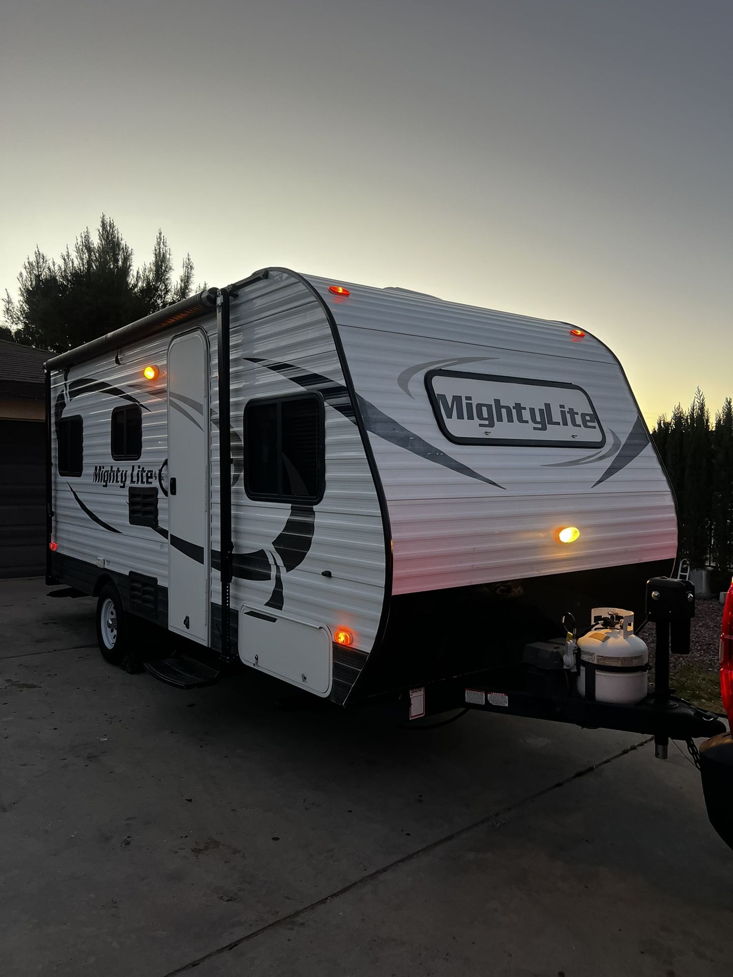2015 Mighty Lite 20ft for Sale in Hesperia, CA - OfferUp