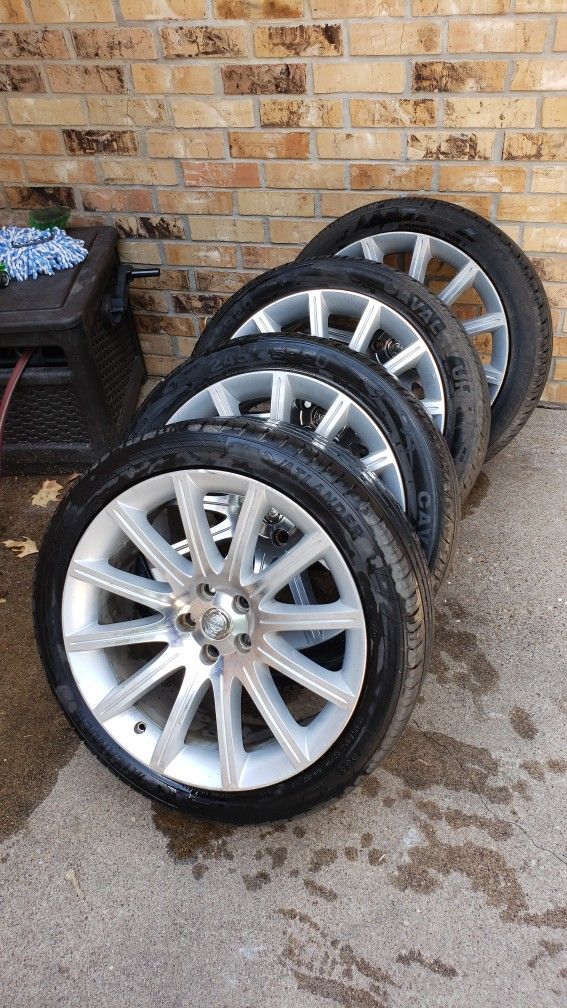 20 inch Chrysler 300c SRT package wheels oem for Sale in Palmer, TX ...