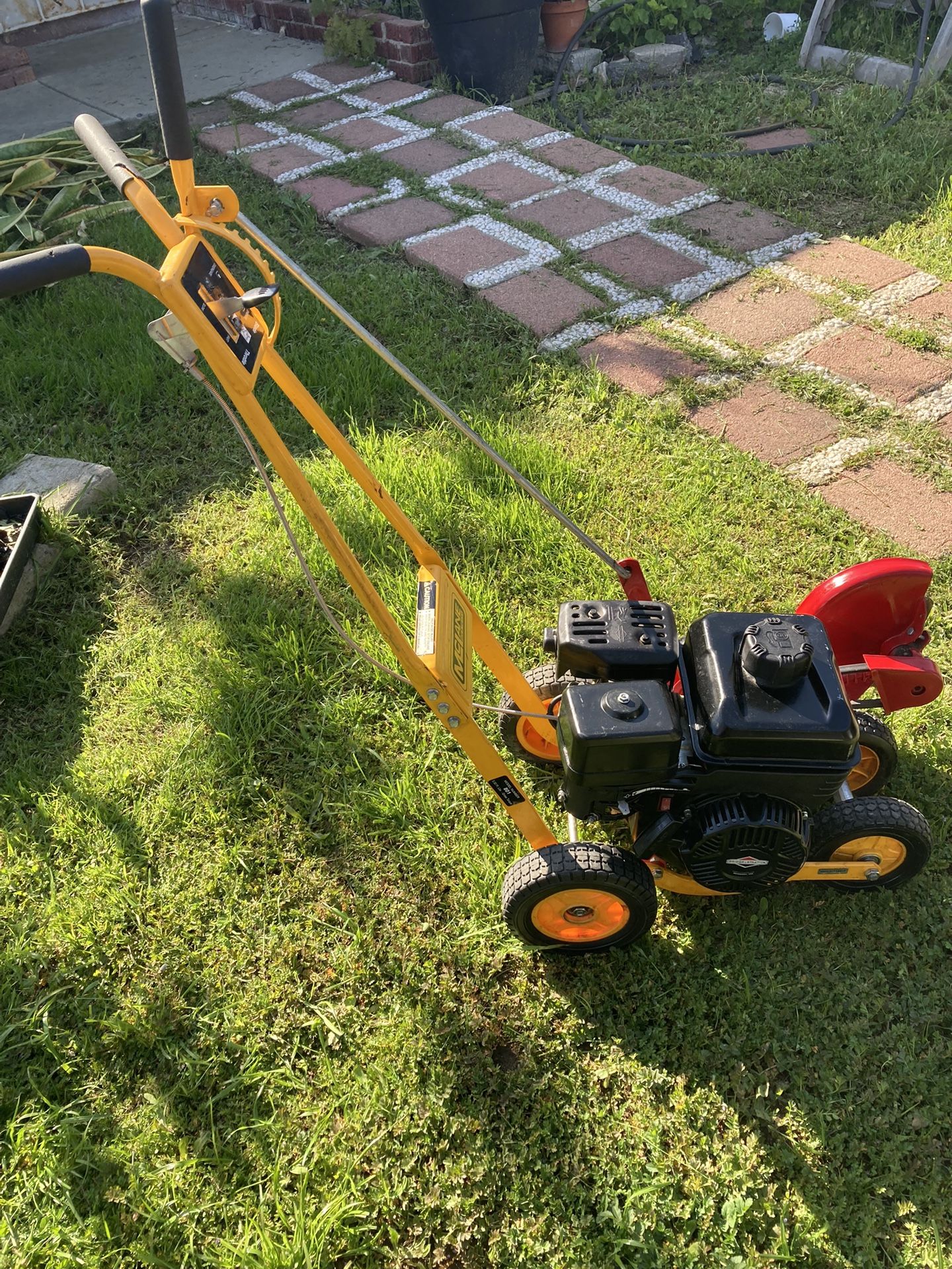 Like New Mclane Edger Commercial for Sale in Norwalk, CA - OfferUp