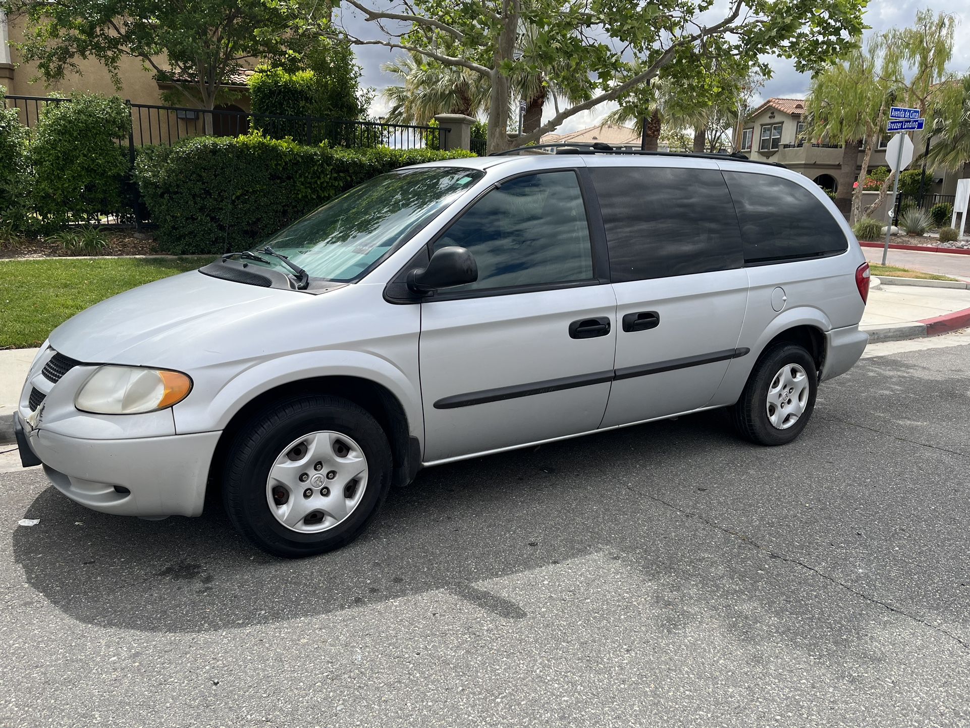 2002 Dodge Grand Caravan for Sale in Moreno Valley, CA - OfferUp