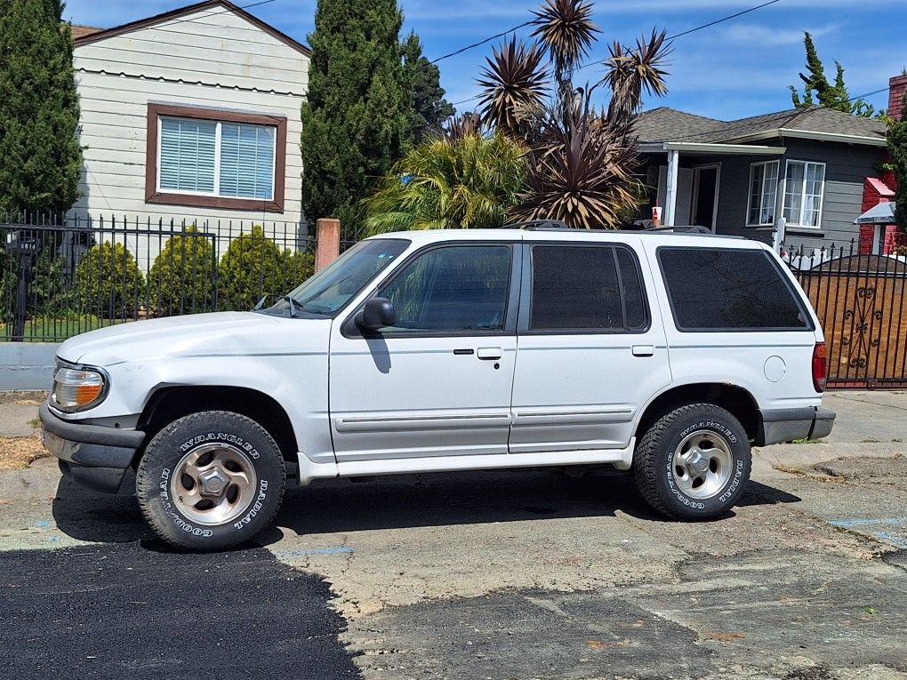 1998 Ford Explorer for Sale in Oakland, CA - OfferUp