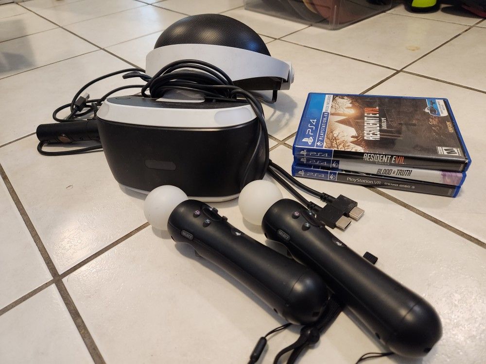 FOR SALE!! PS4 PRO/ PSVR BUNDLE WITH 18 GAMES for Sale in San Diego, CA ...