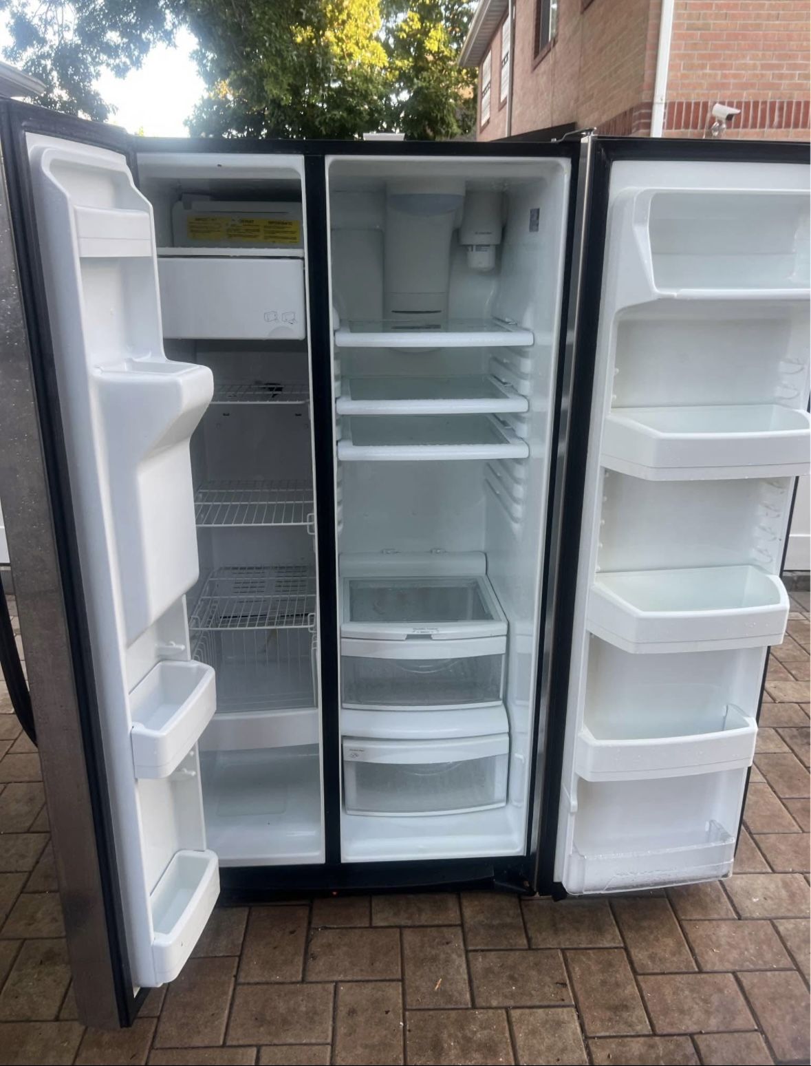 GE HOTPOINT 25.4 CU. FT. SIDE-BY-SIDE Fridge for Sale in New York, NY ...