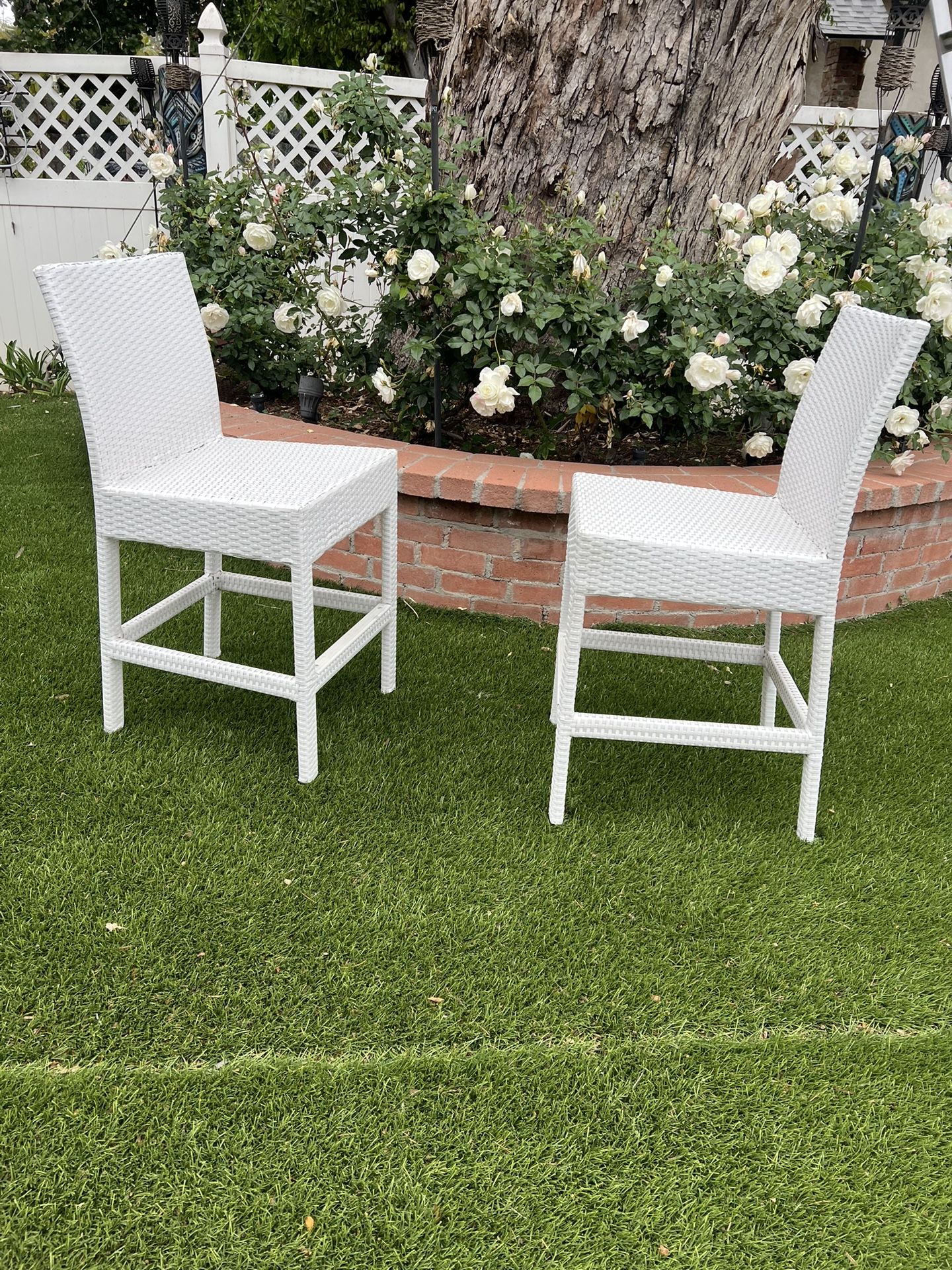 White Wicker Bar Stools Frontgate for Sale in Los Angeles, CA - OfferUp