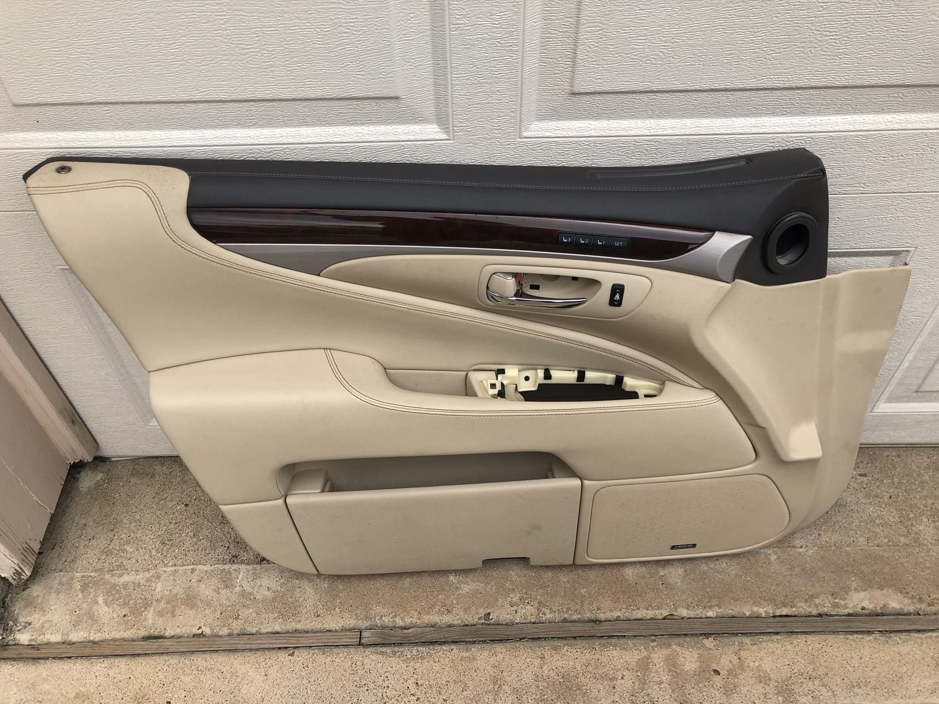 Lexus LS460 LS600h DRIVER FRONT DOOR PANEL BEIGE 2007-2012 for Sale in ...