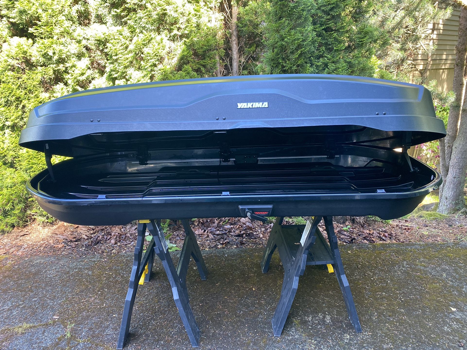 Yakima Skybox NX 18 for Sale in Gladstone, OR - OfferUp