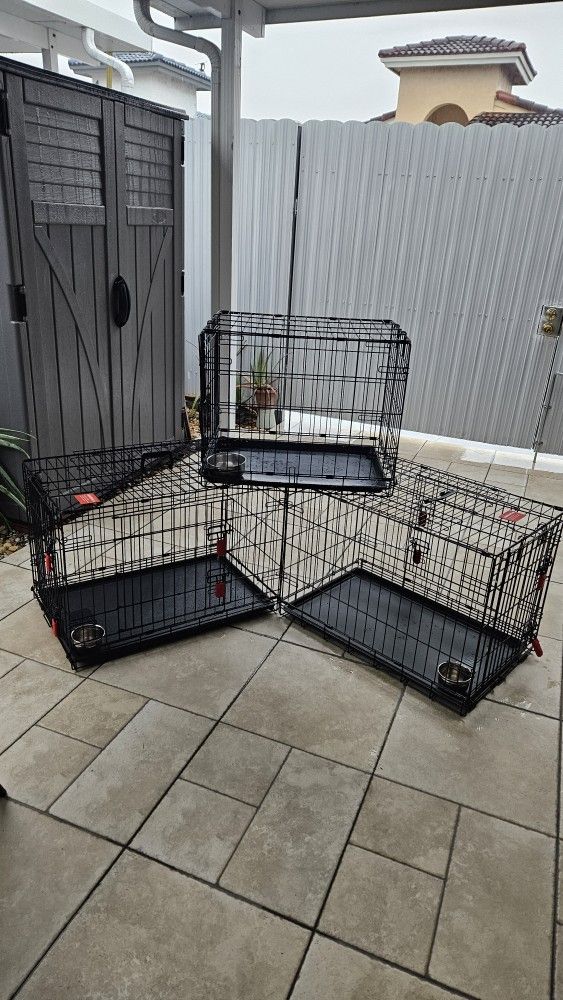 Jaula Negra Para Perros En Exelentes Condiciones. Nueva. for Sale in ...
