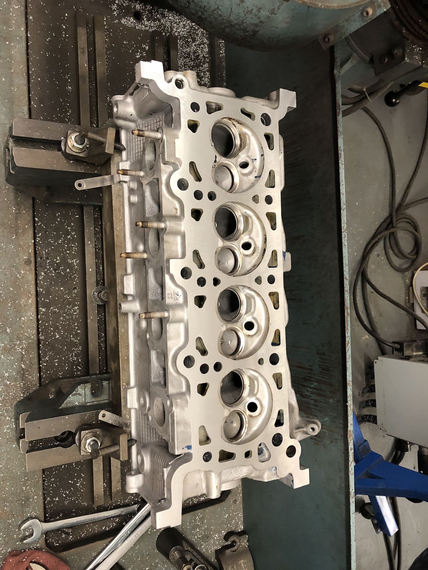 4.6 liter Ford Mustang gt cylinder head competes HMU!! for Sale in ...