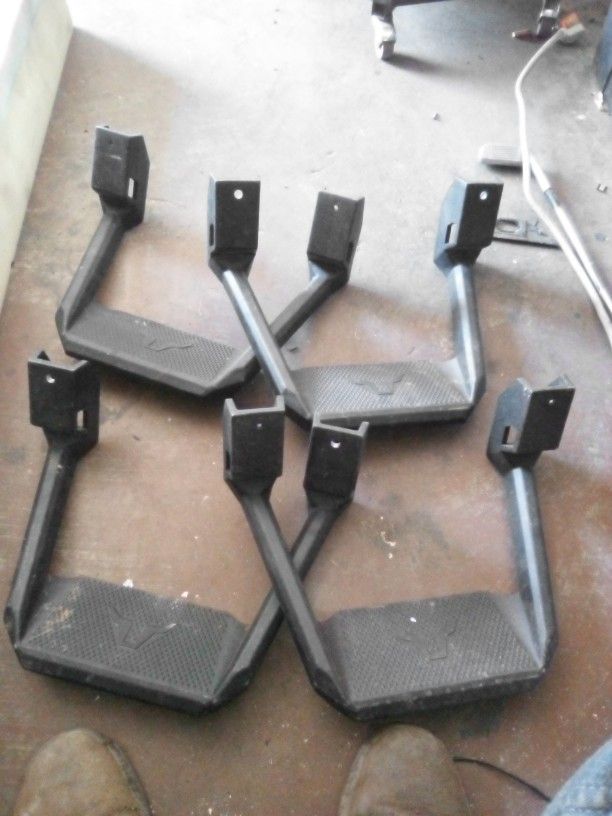 Set Of FIVE Bully Brand Side Steps With Universal Mount for Sale in ...