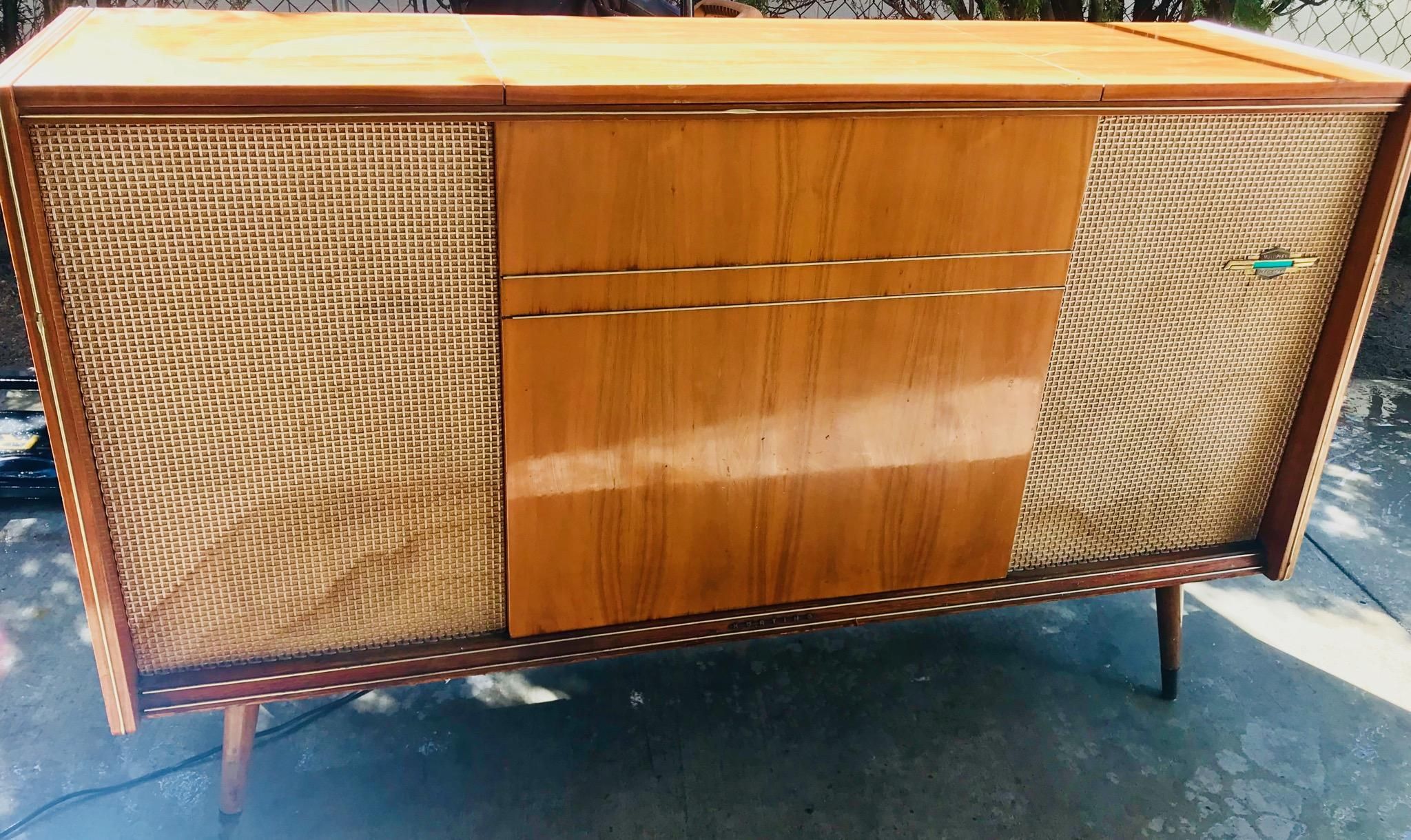 Mid century Delmonico console stereo. Vintage radio for Sale in Rancho ...