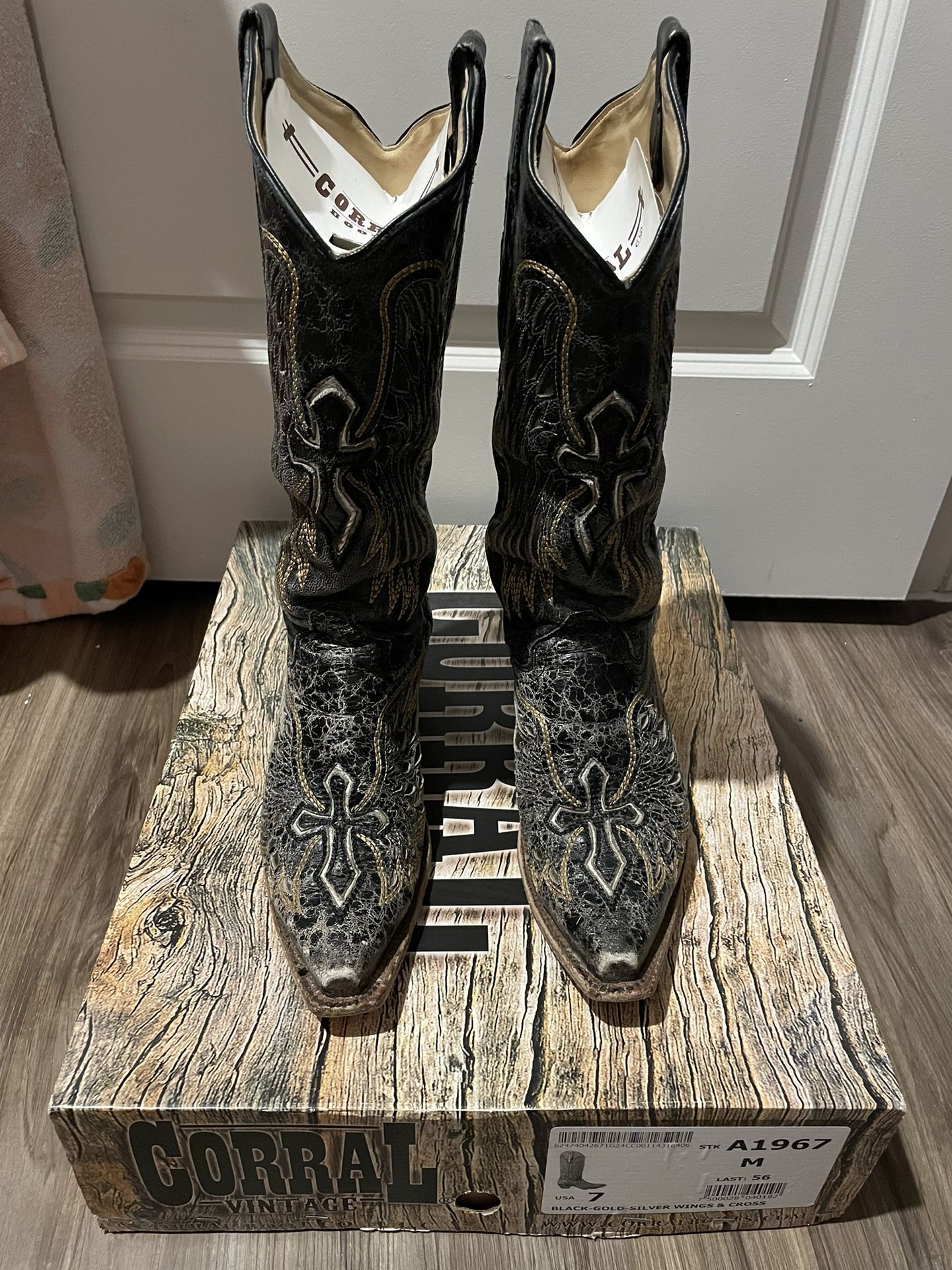 Womens Black Cowboy Boots With Cross