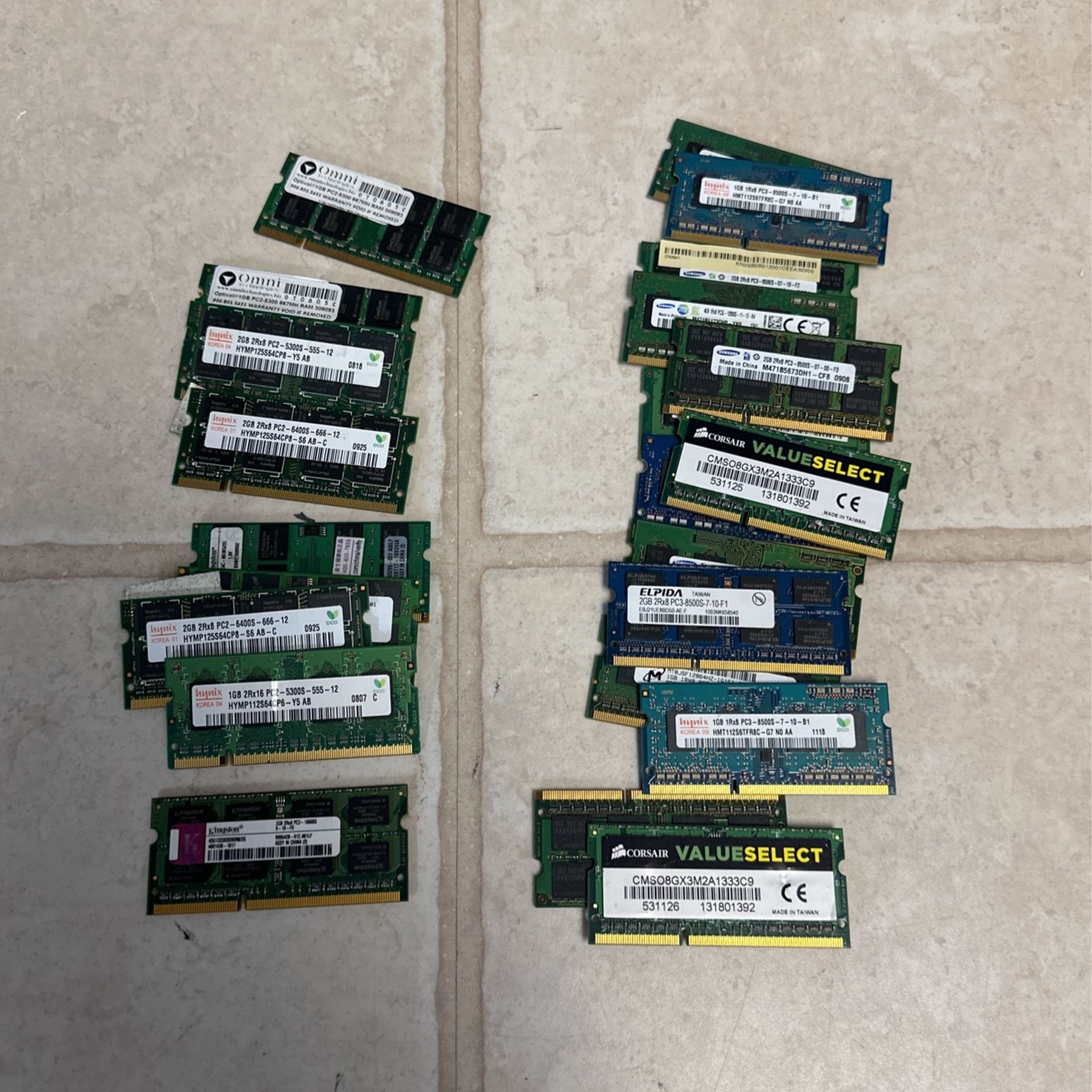 DDR 3 And DDR2 Laptop RAM 21 Sticks $10 All Of Them for Sale in Castro ...