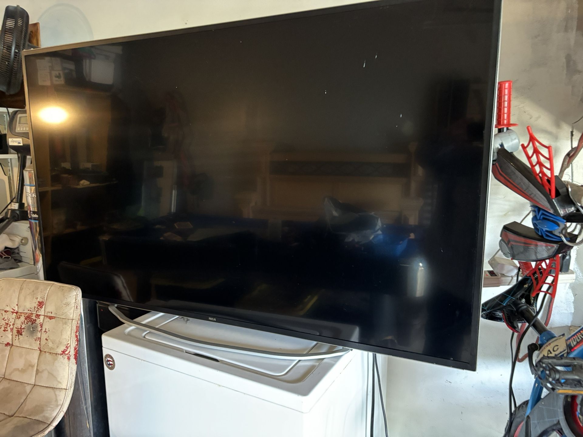 RCA 70” LCD TV Screen Cracked Rest Of The Parts Are In Working Order ...