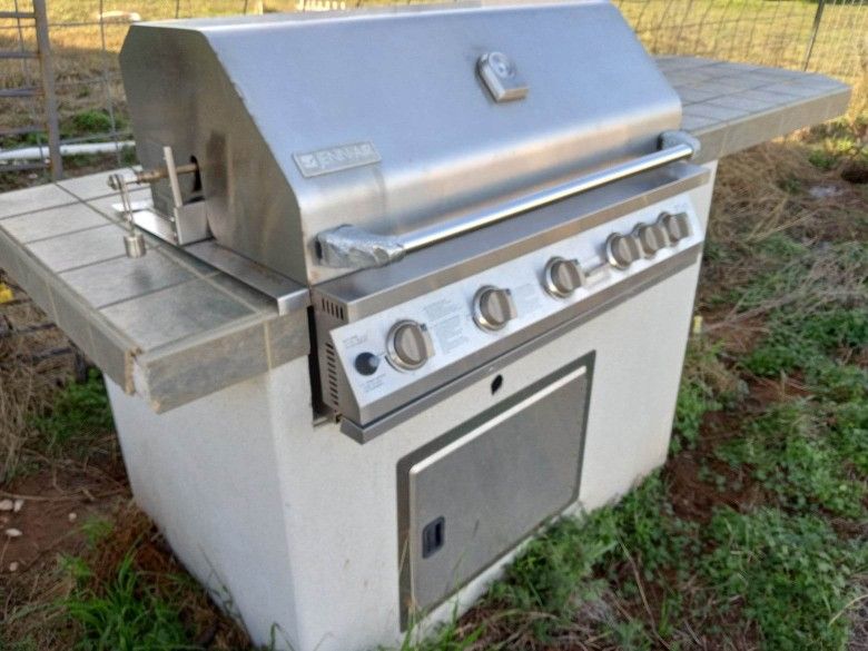 Jenn Air Gas Grill/Rotisserie Bbq for Sale in San Antonio, TX - OfferUp