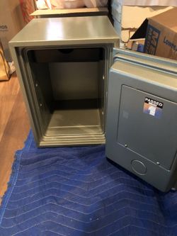 Brinks 5059 Fireproof Safe 13x16x12 Like New for Sale in Dana Point, CA ...