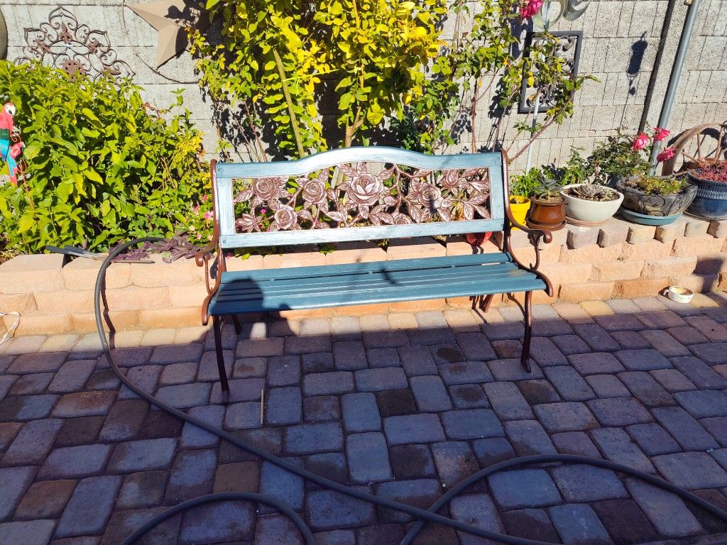 Garden Bench for Sale in Las Vegas, NV - OfferUp