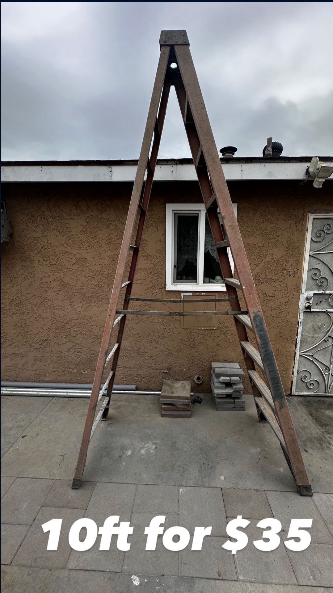 10ft Ladder for Sale in Norwalk, CA - OfferUp