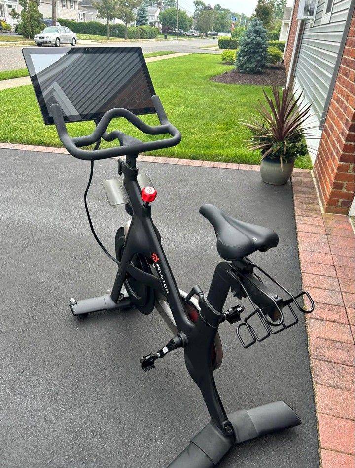 #Peloton Gen 3 Bike# for Sale in Richmond, KY - OfferUp