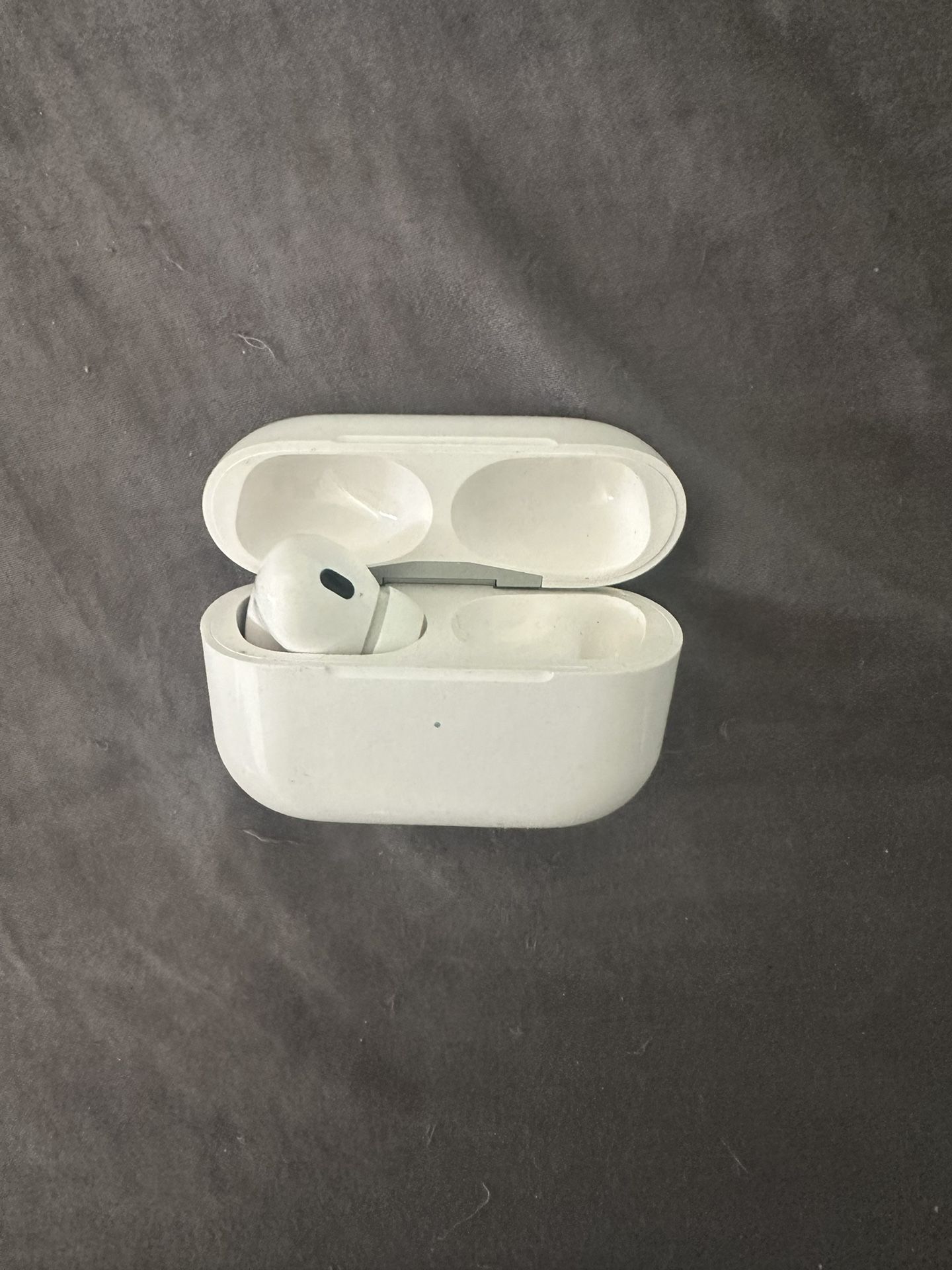 Airpod Pro 2nd Gen (Left Airpod Only) for Sale in Miami, FL - OfferUp