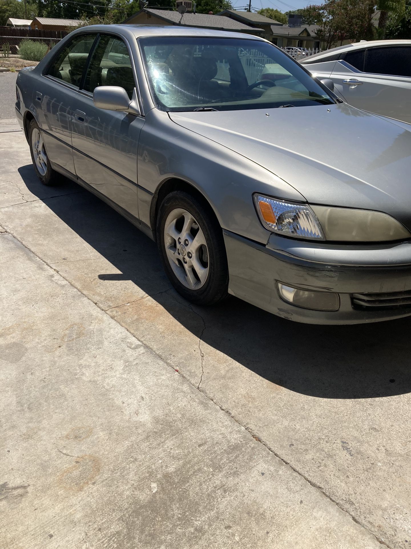2000 Lexus ES 300 for Sale in Visalia, CA - OfferUp