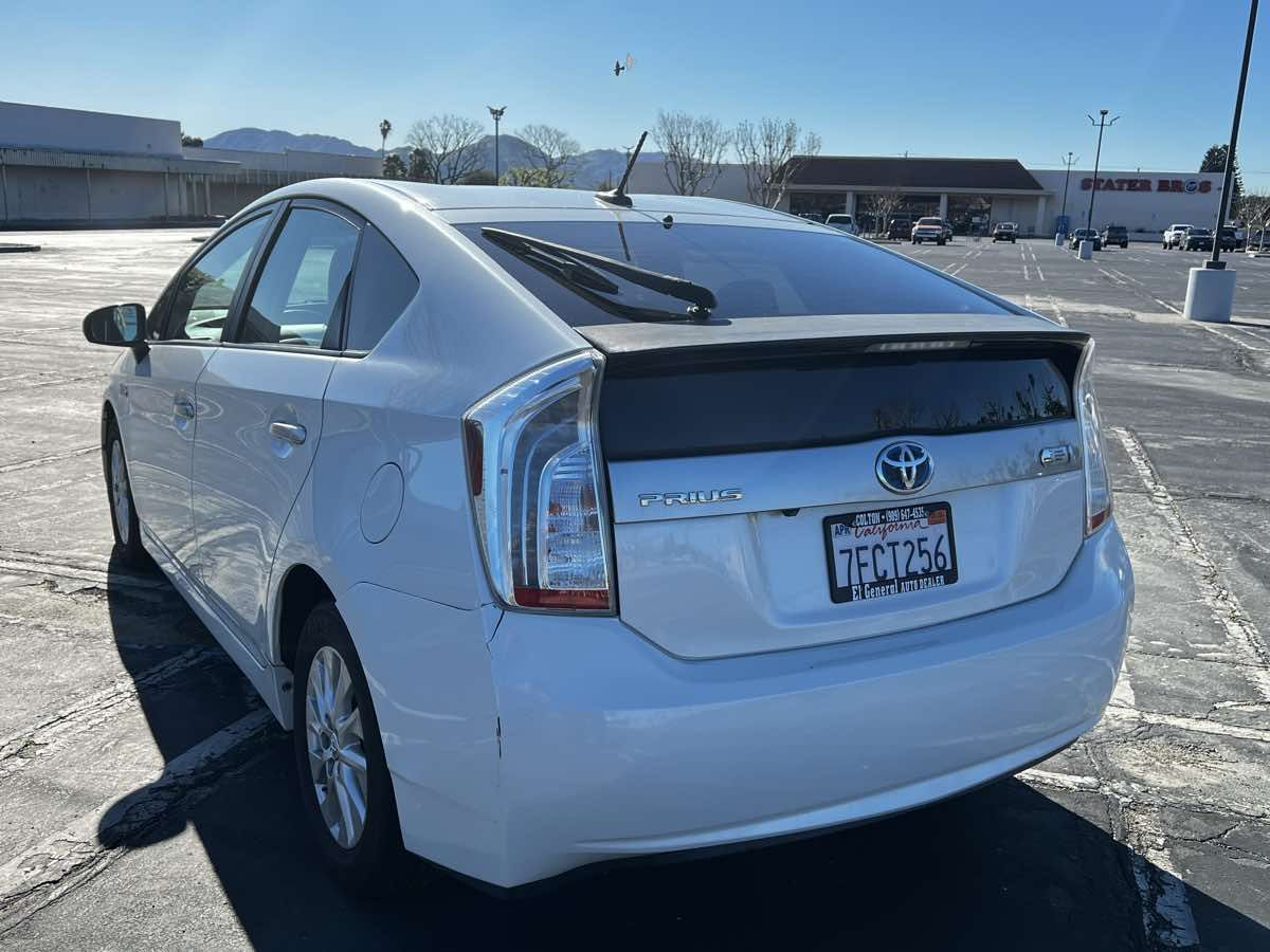 2014 Toyota Prius Plug-In for Sale in Colton, CA - OfferUp