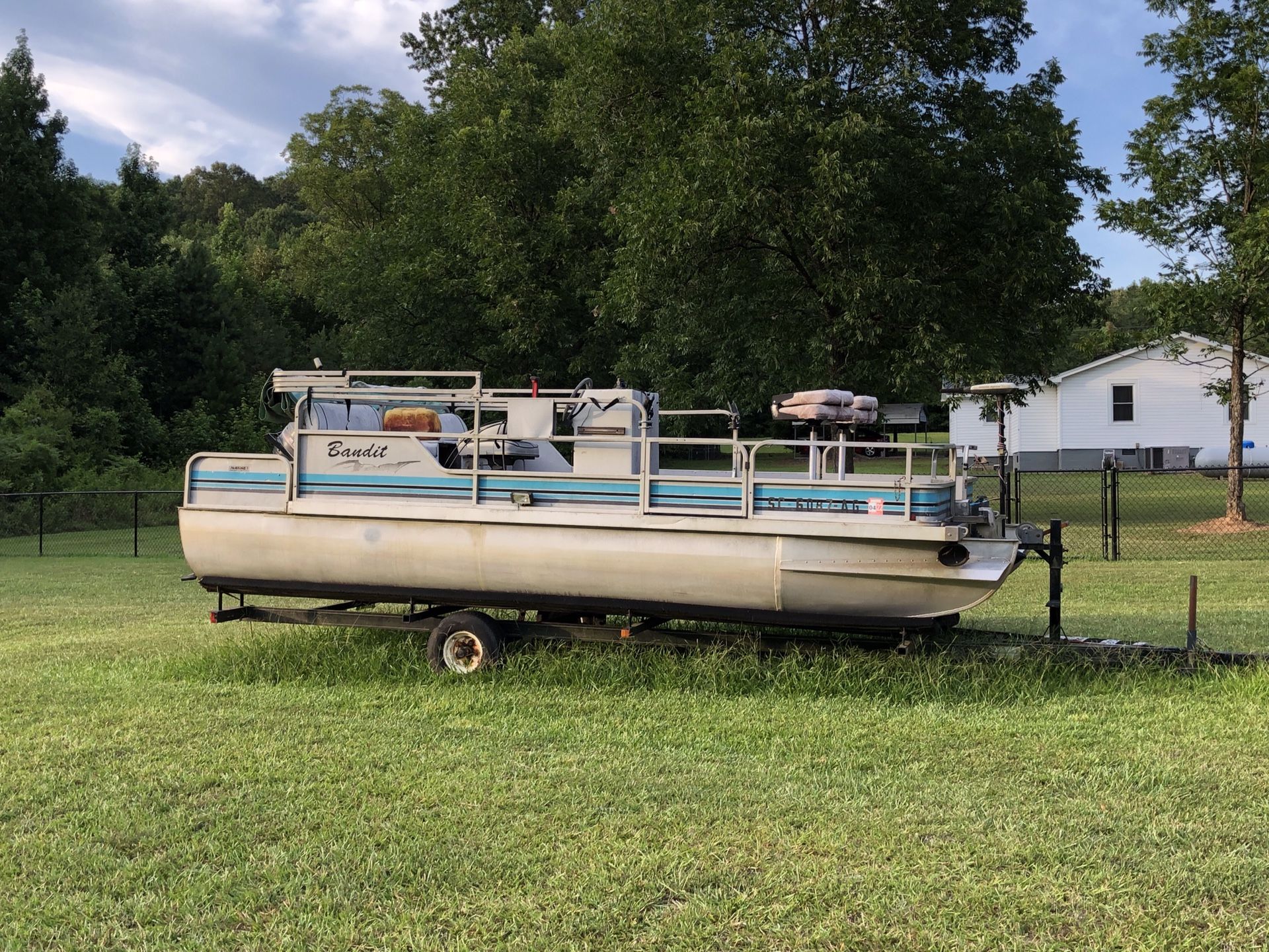 Landau 18 Bandit Pontoon Boat for Sale in Pelzer, SC - OfferUp