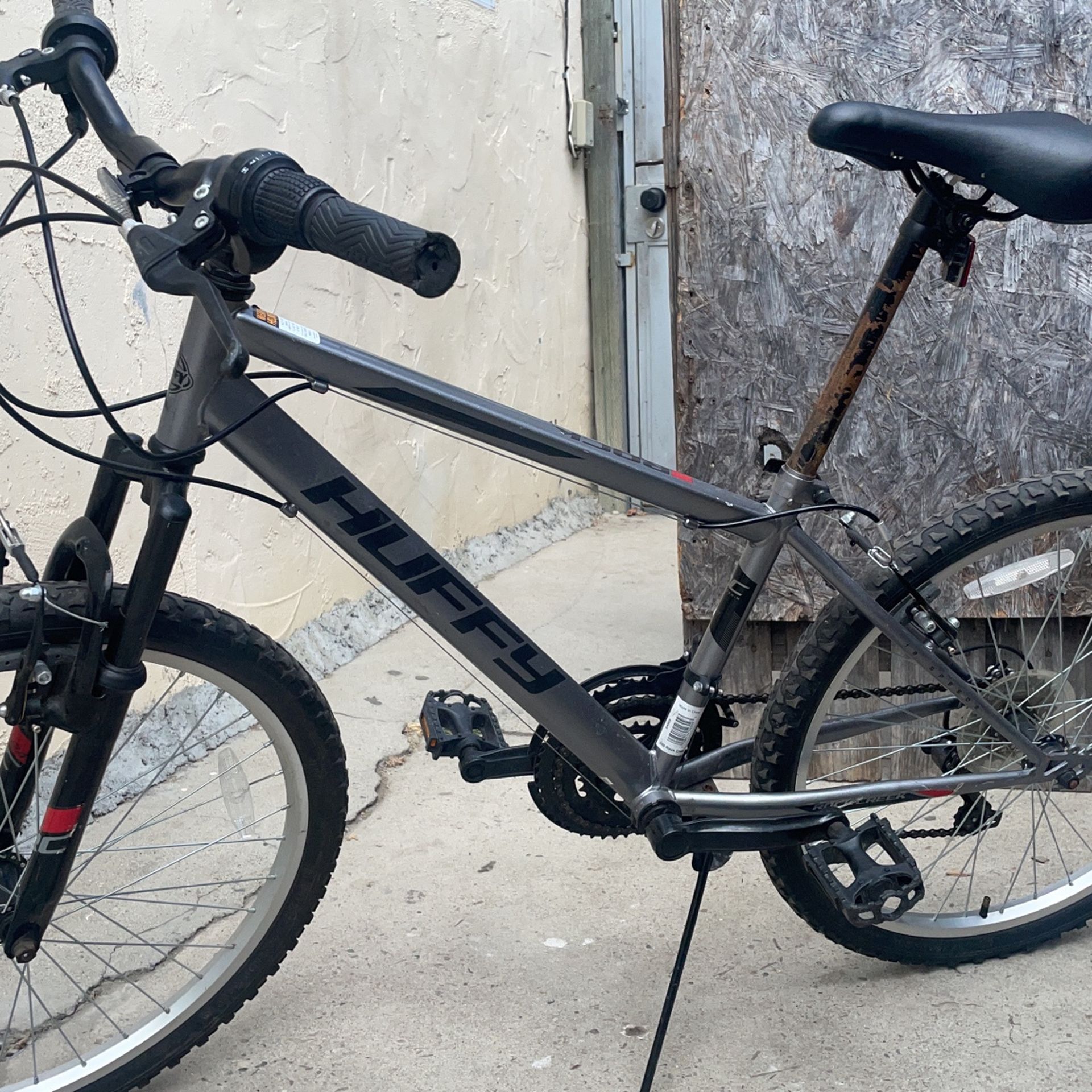Huffy Bicycle For Men’s for Sale in Garden Grove, CA - OfferUp