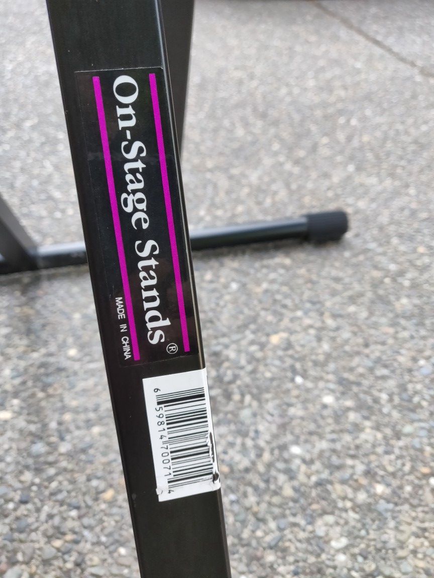 On-Stage Deluxe Heavy Duty x 2-Tier Keyboard Stand for Sale in Redmond ...