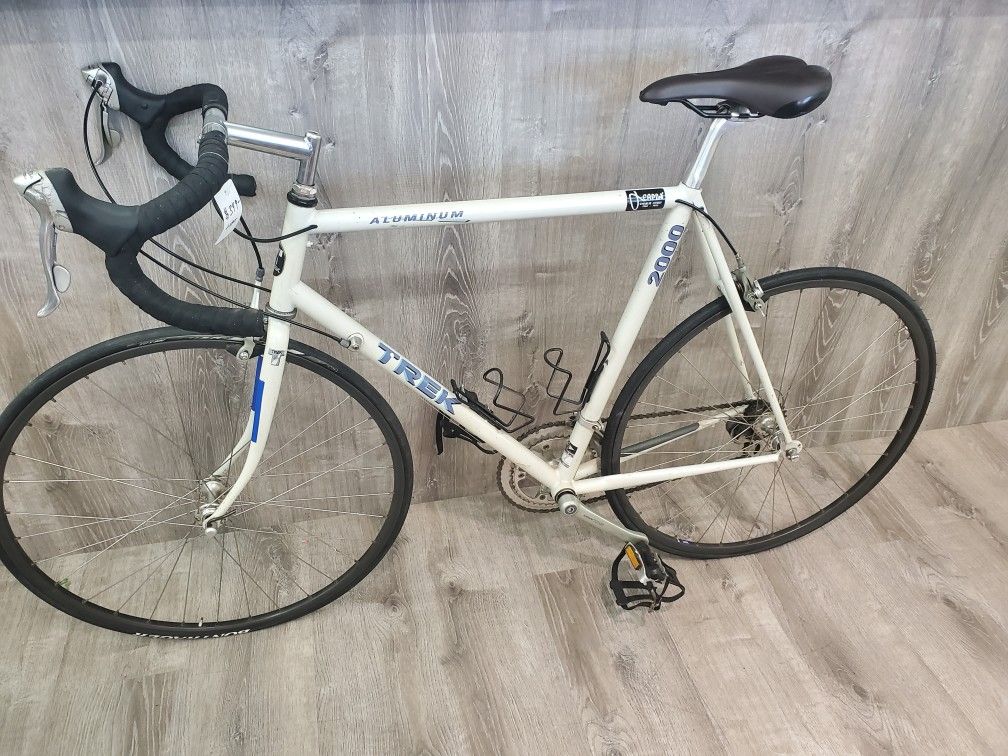 TREK 2000 VINTAGE ROAD BIKE for Sale in Alta Loma, CA - OfferUp