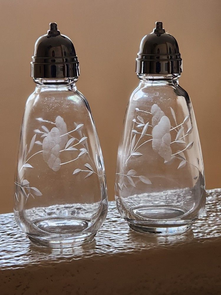 Princess House Salt/Pepper Shaker Set for Sale in Surprise, AZ - OfferUp