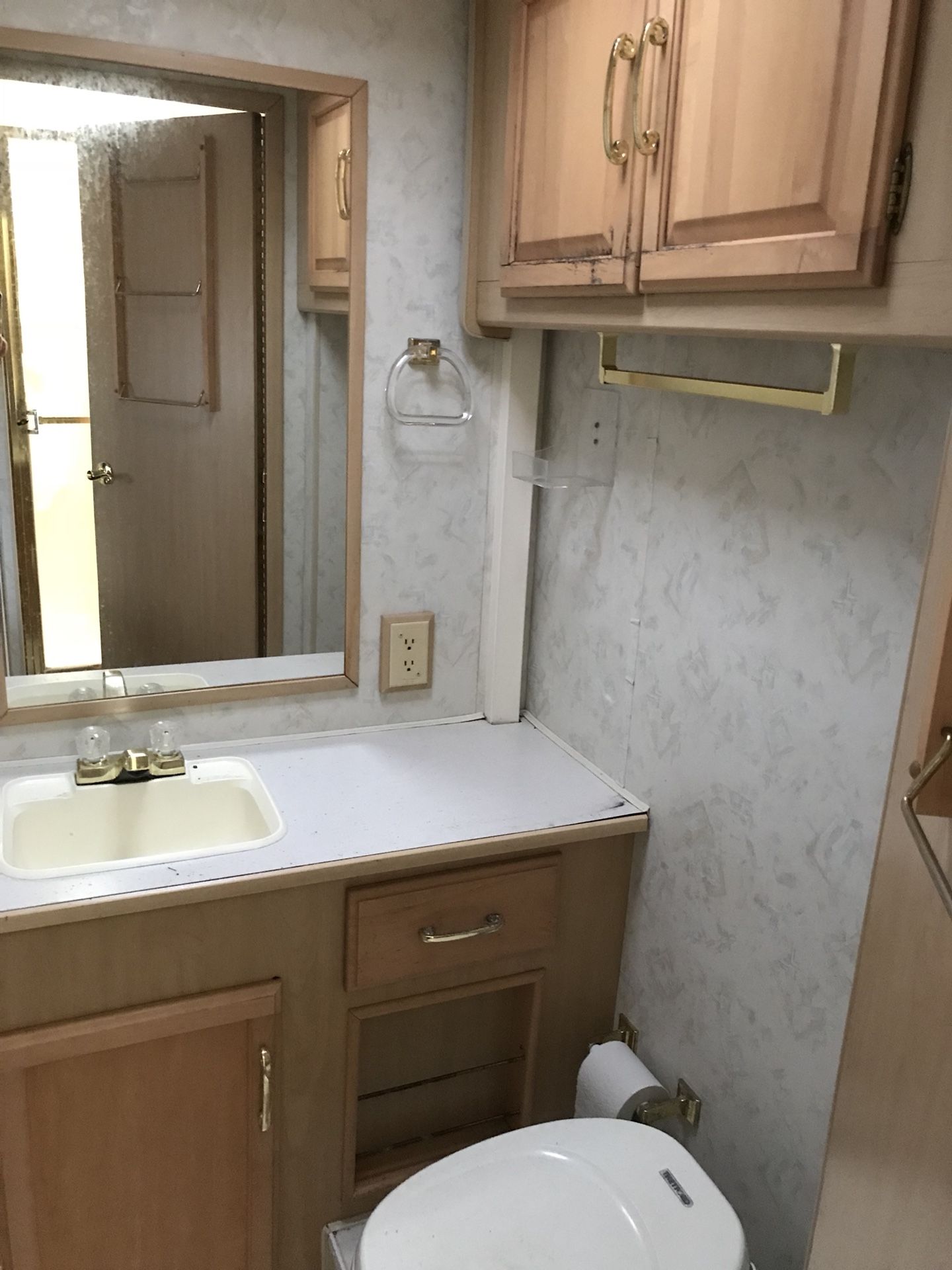 2000 Ford E450 Sundancer Motorhome v10 gasoline . Low 27,000 miles ...