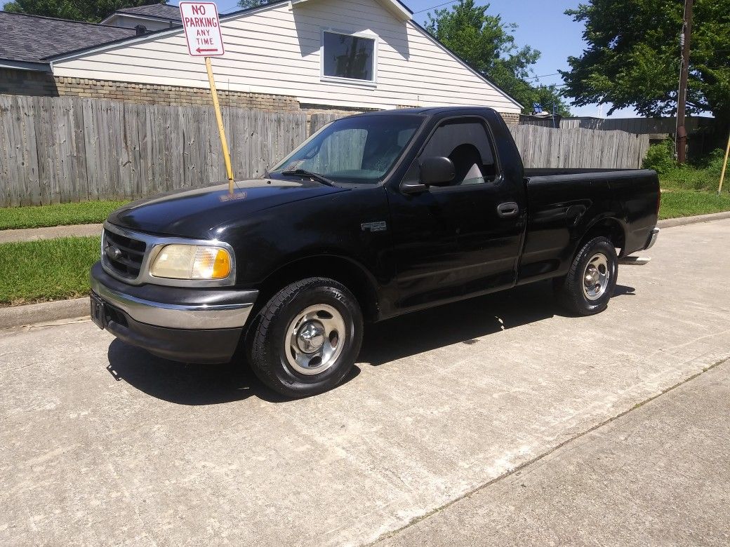 2000 ford pick up F150 single cab for Sale in Houston, TX - OfferUp