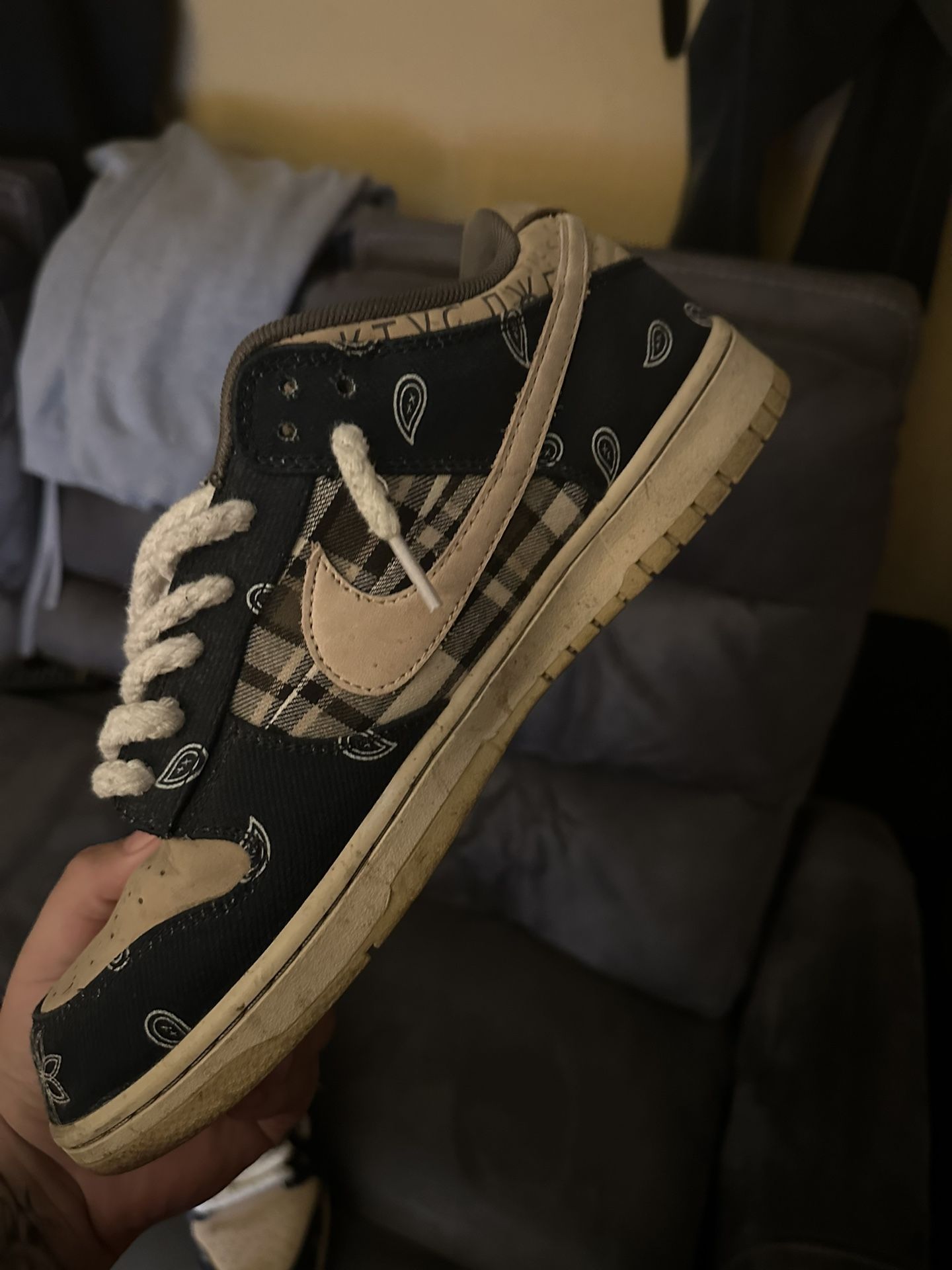 Travis Scott Sb for Sale in Los Angeles, CA - OfferUp