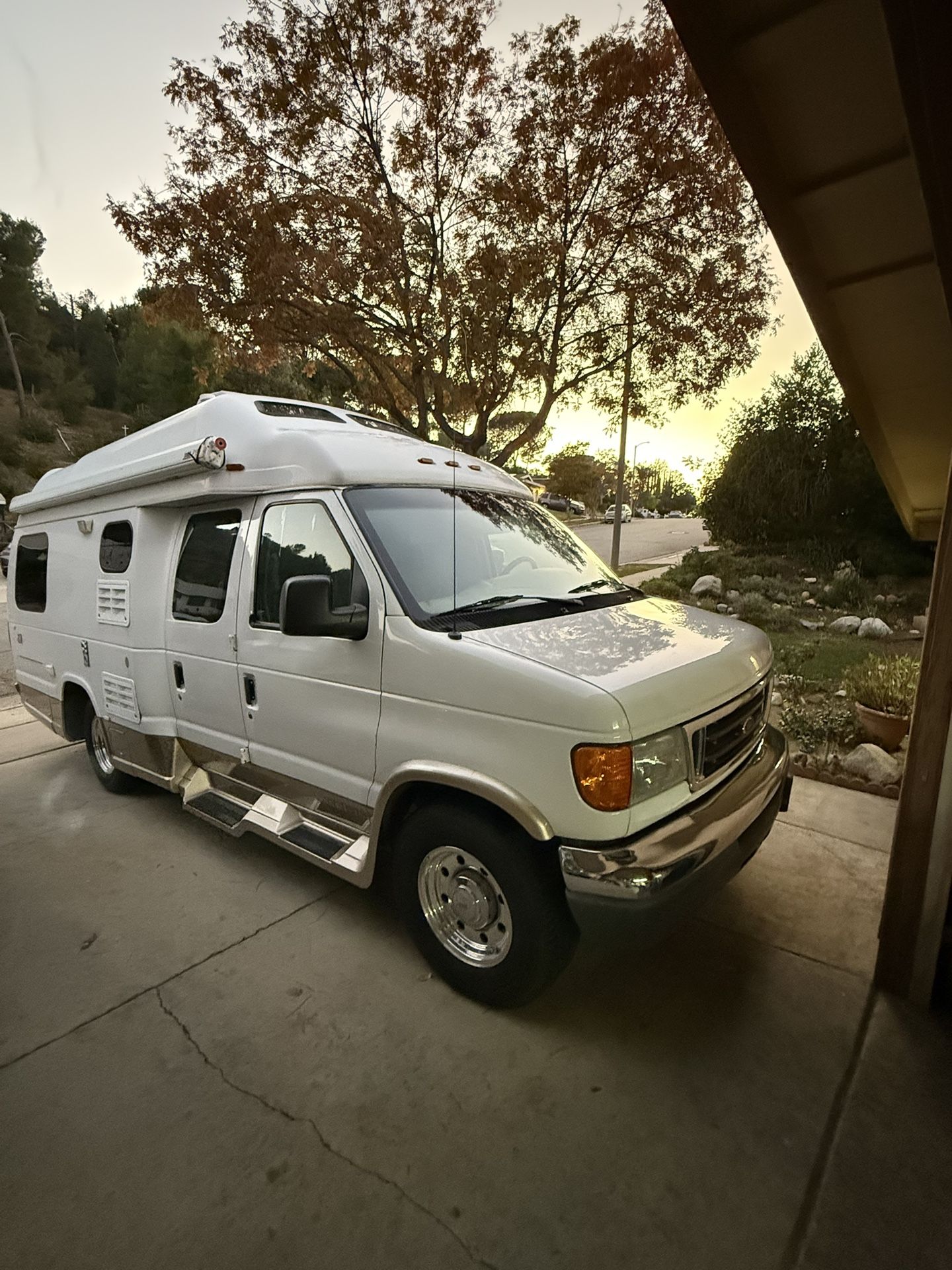2006 Ford Pleasure way Excel-Ts for Sale in Santa Clarita, CA - OfferUp