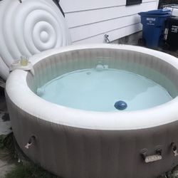 Intex Inflatable Hot Tub for Sale in Shoreline, WA - OfferUp
