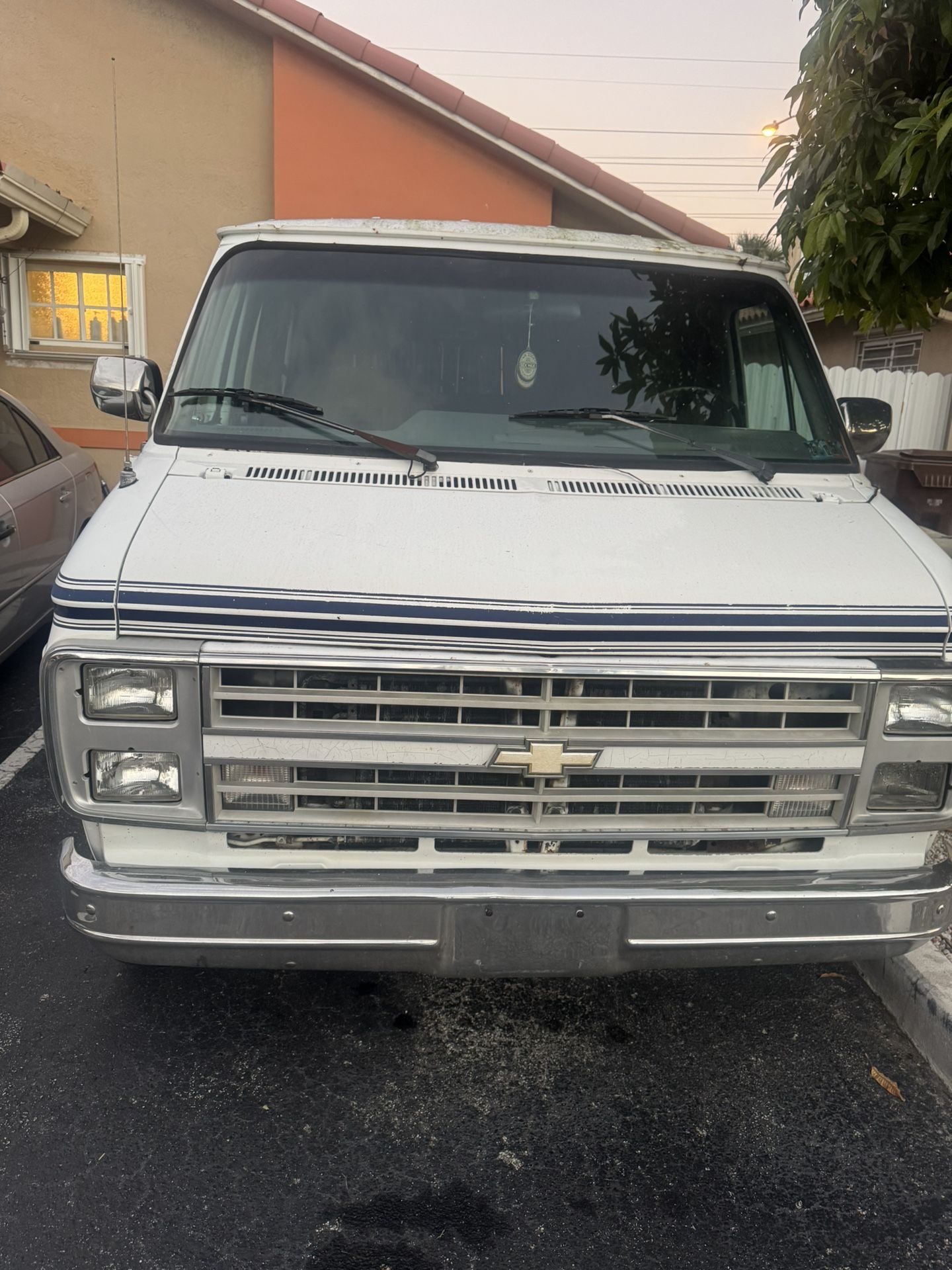 1989 Chevrolet 2500 for Sale in Hialeah, FL - OfferUp