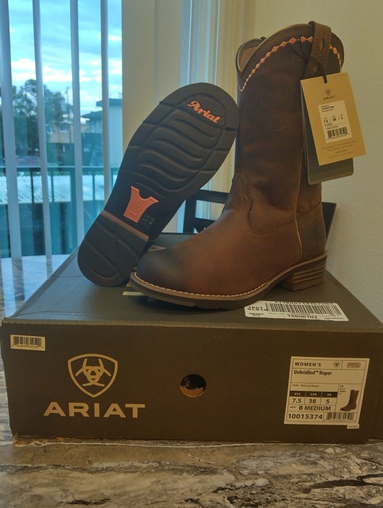 Ariat Women's Boots for Sale in Lockeford, CA - OfferUp